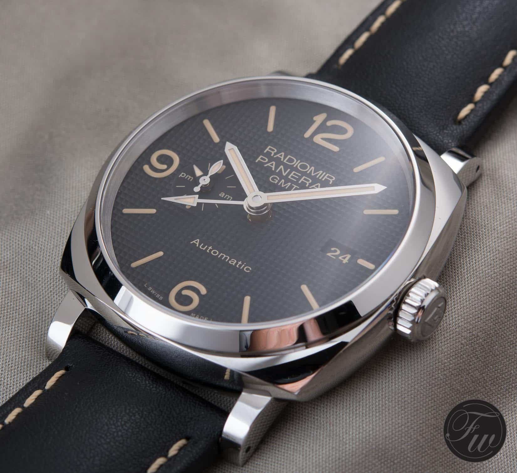 Hands-On Officine Panerai Radiomir 1940 3-Days PAM00627 Review