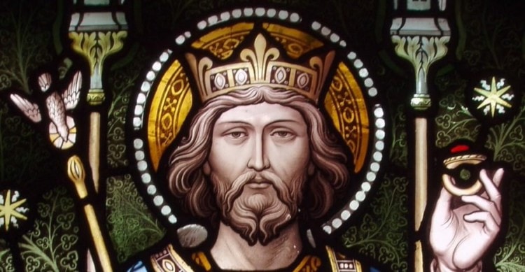 Special: The Intriguing Power Of The Pinky Ring