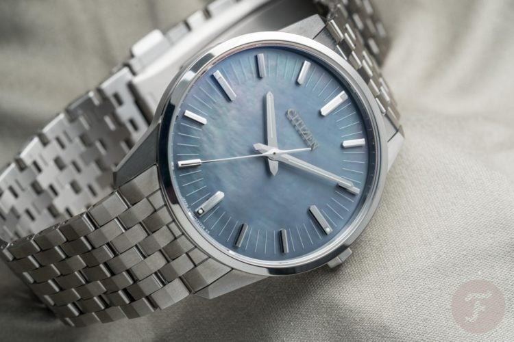 Hands-on With The White Gold Citizen Caliber 0100