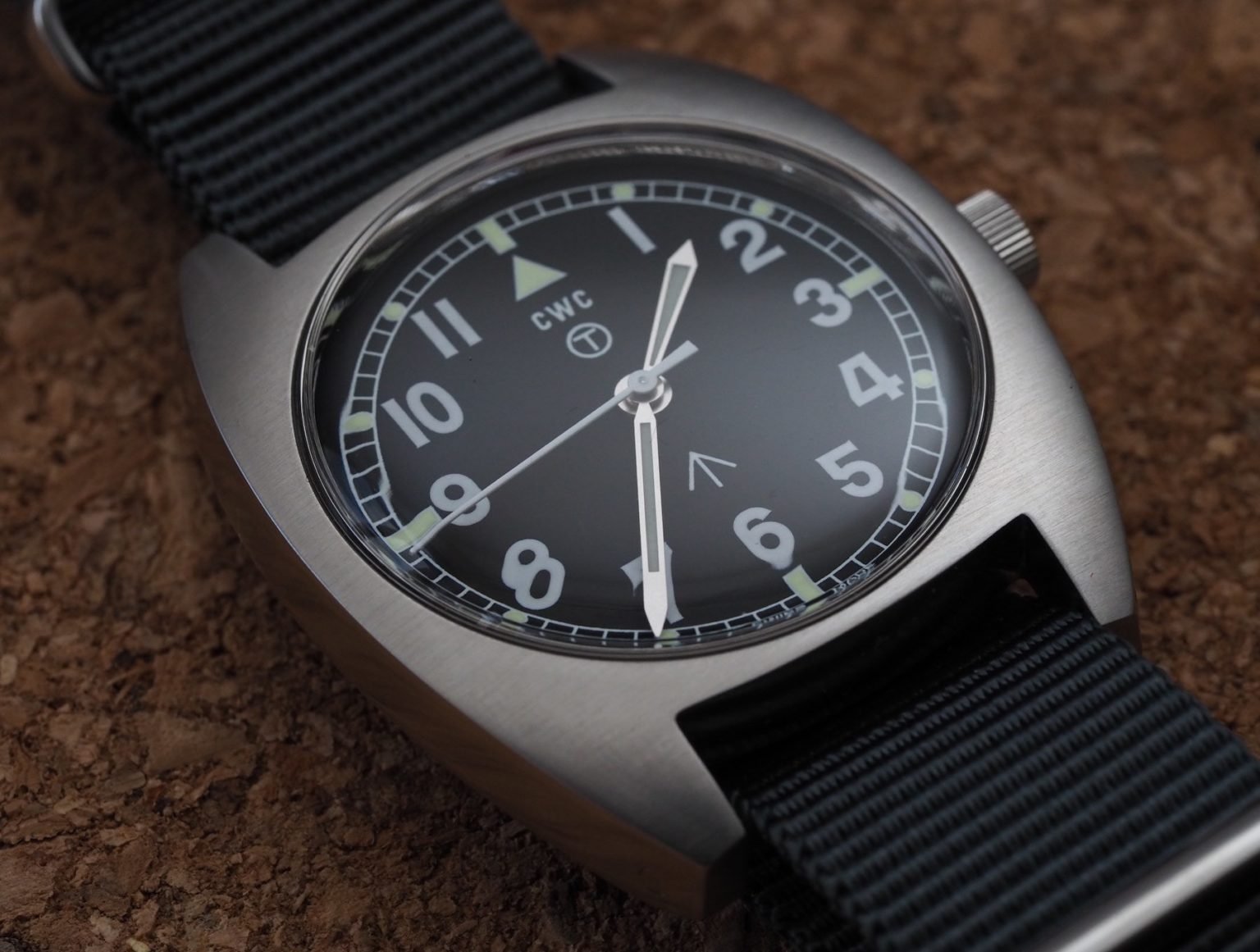 CWC Mellor-72 Mechanical Is A Treat For Military Watch Fans