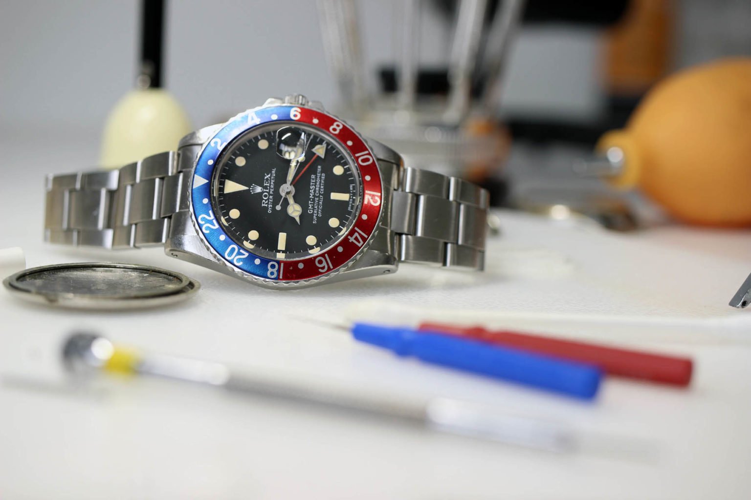 Why Don’t Some Watchmakers Like To Service Vintage Watches?