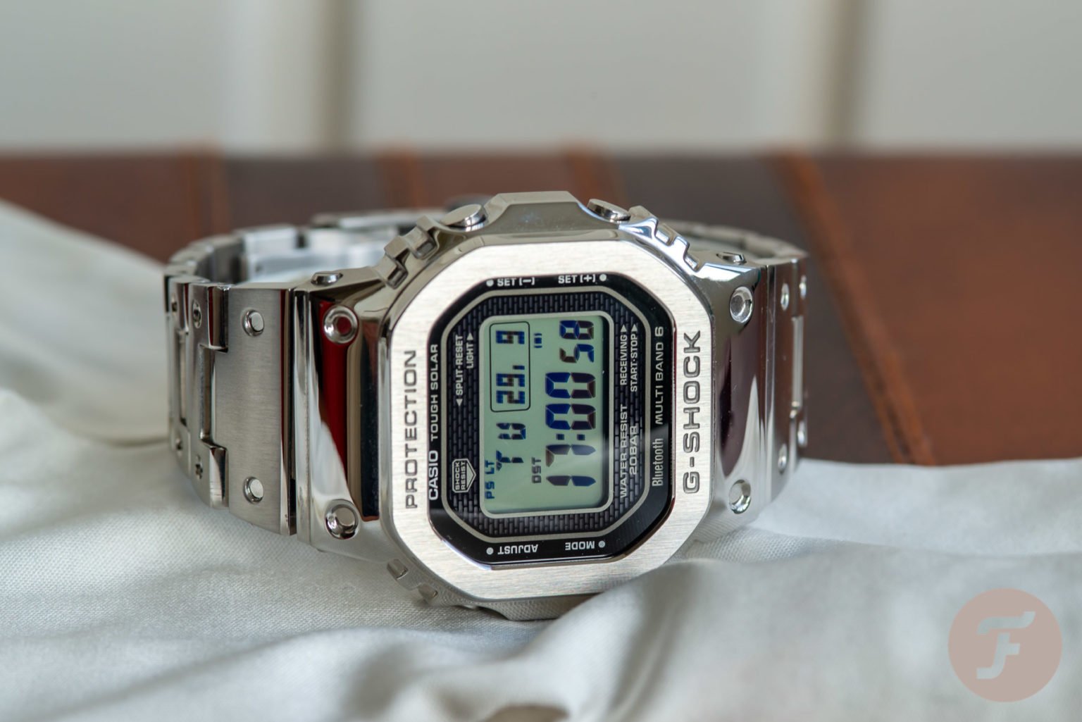 G-Shock Square modules with Bluetooth smartphone connection