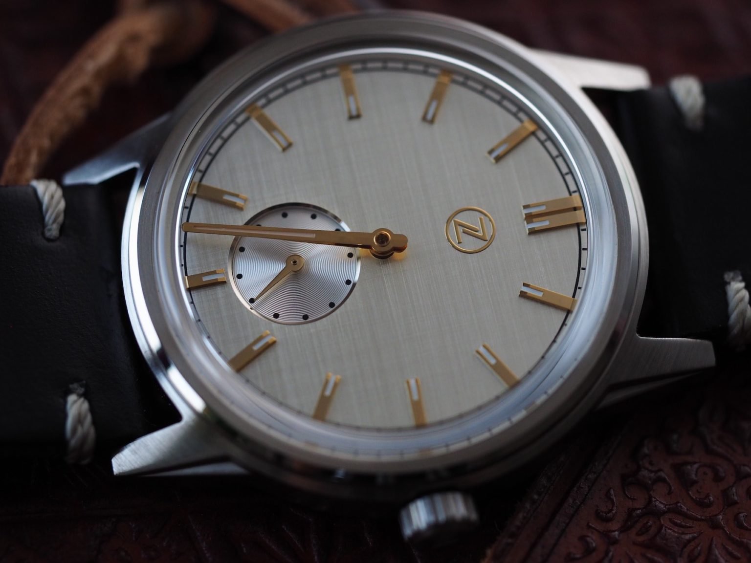 Zelos Nova 38mm Linen Watch Hands-On Review