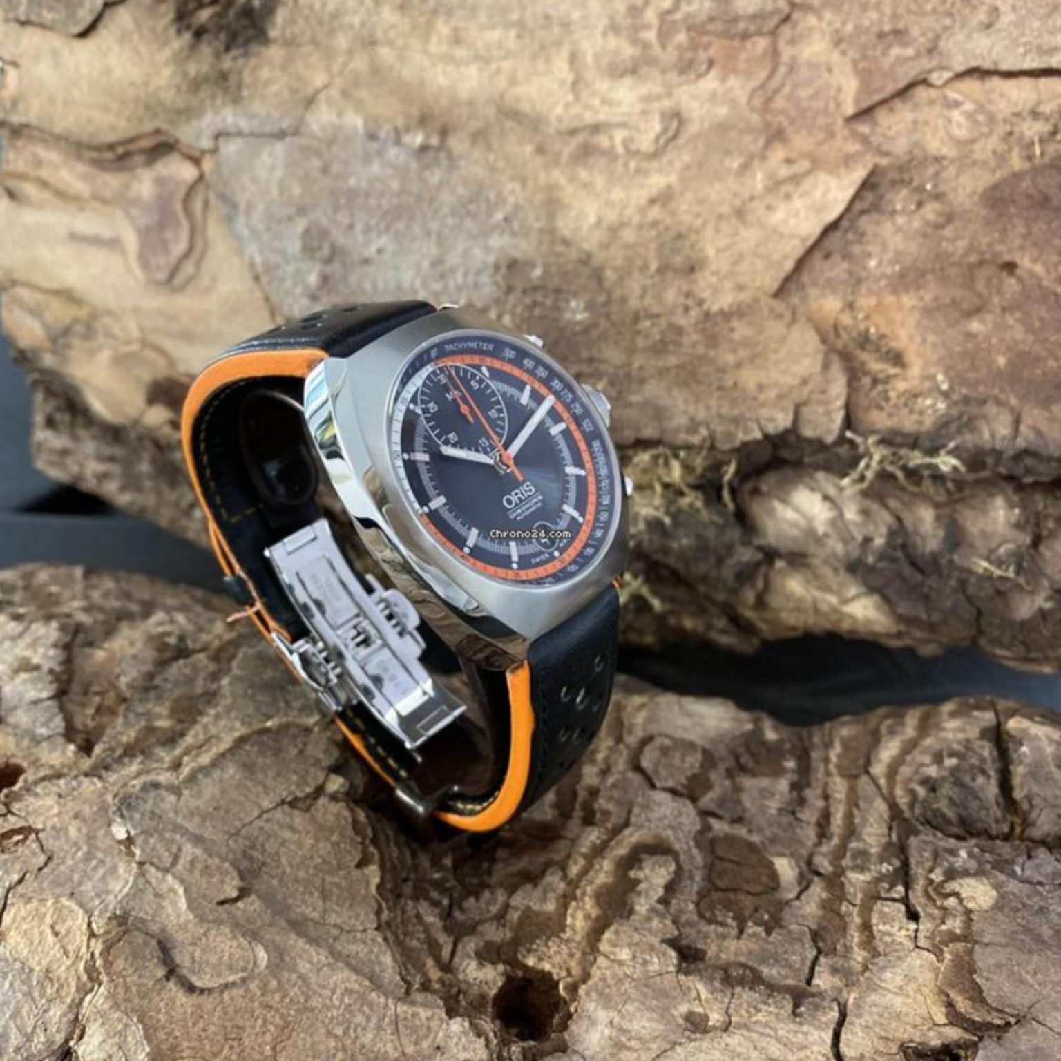 Wrist Game or Crying Shame: Oris Chronoris 2005 Replica Edition