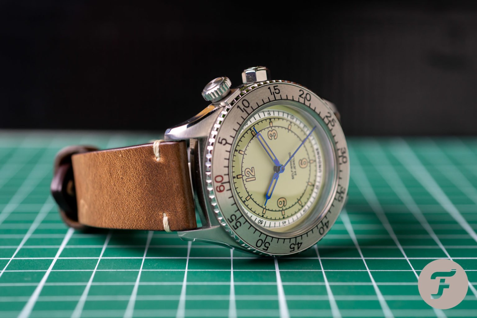 The Undone Aero Scientific is an homage to P.V.H. Weems rotating bezel.