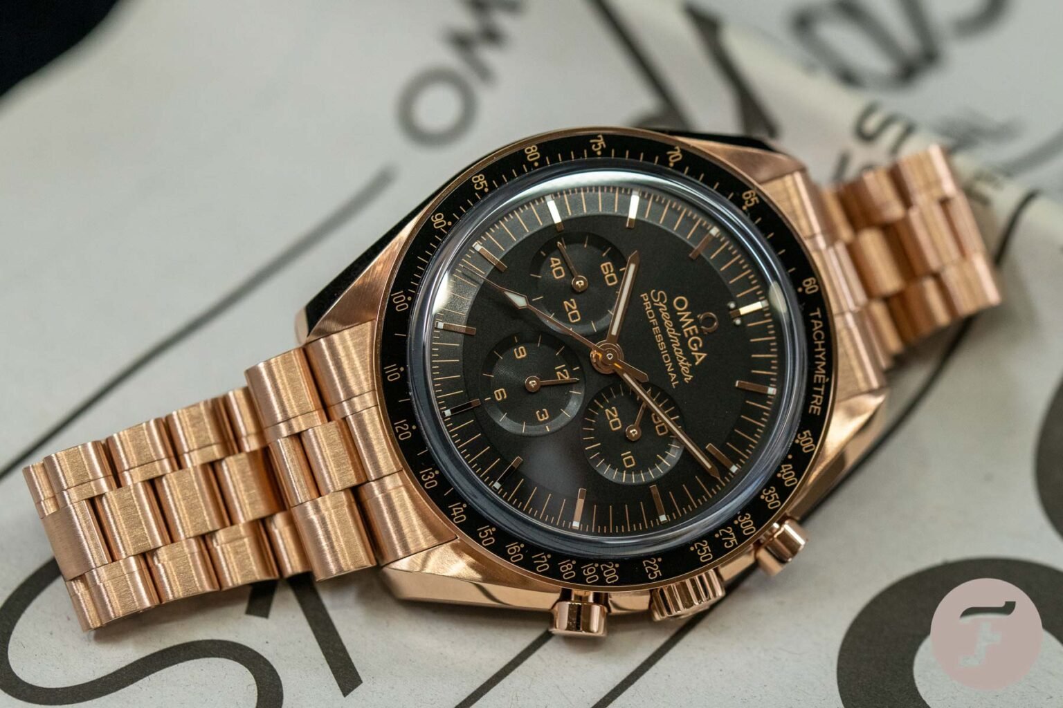 Sunday Morning Showdown: Gold Chronographs — Rolex Daytona Everose Vs ...