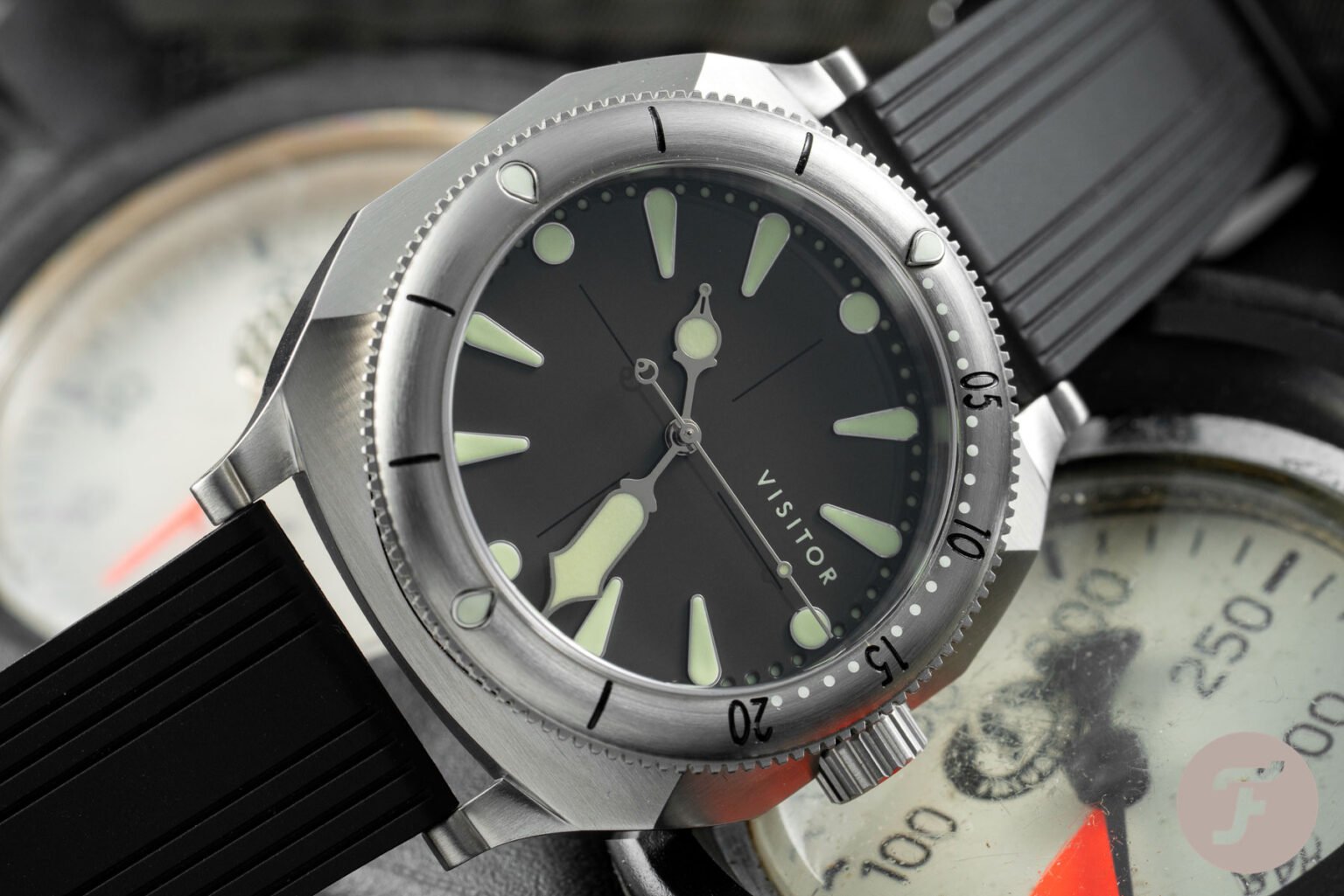 Hands-On With The Visitor Duneshore Shallows Dive Watch