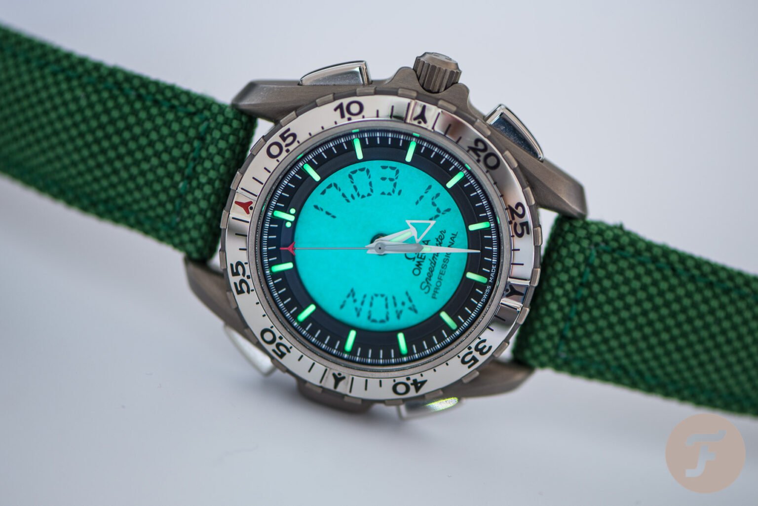 【F】 The Ultimate Omega Speedmaster X-33 Guide