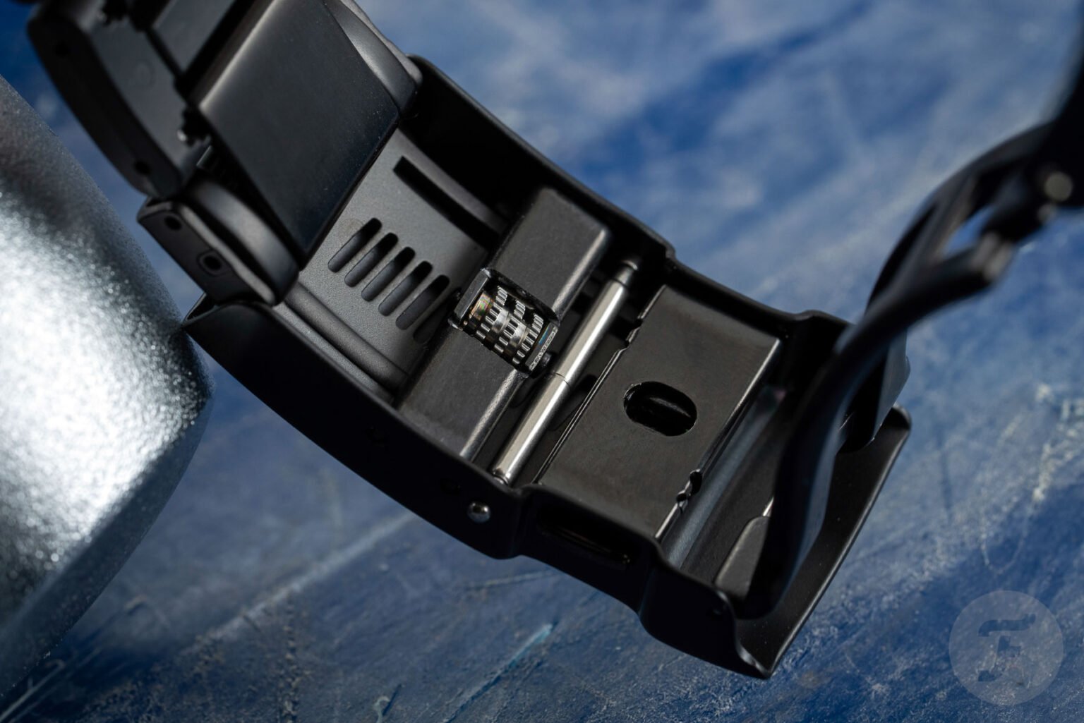 The First Fully-Analog Casio G-Shock Frogman (2021)