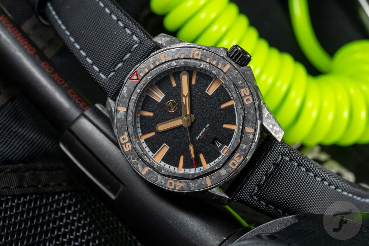 Hands-On Review: Zelos Swordfish 40 In Crystallized Titanium (2021)