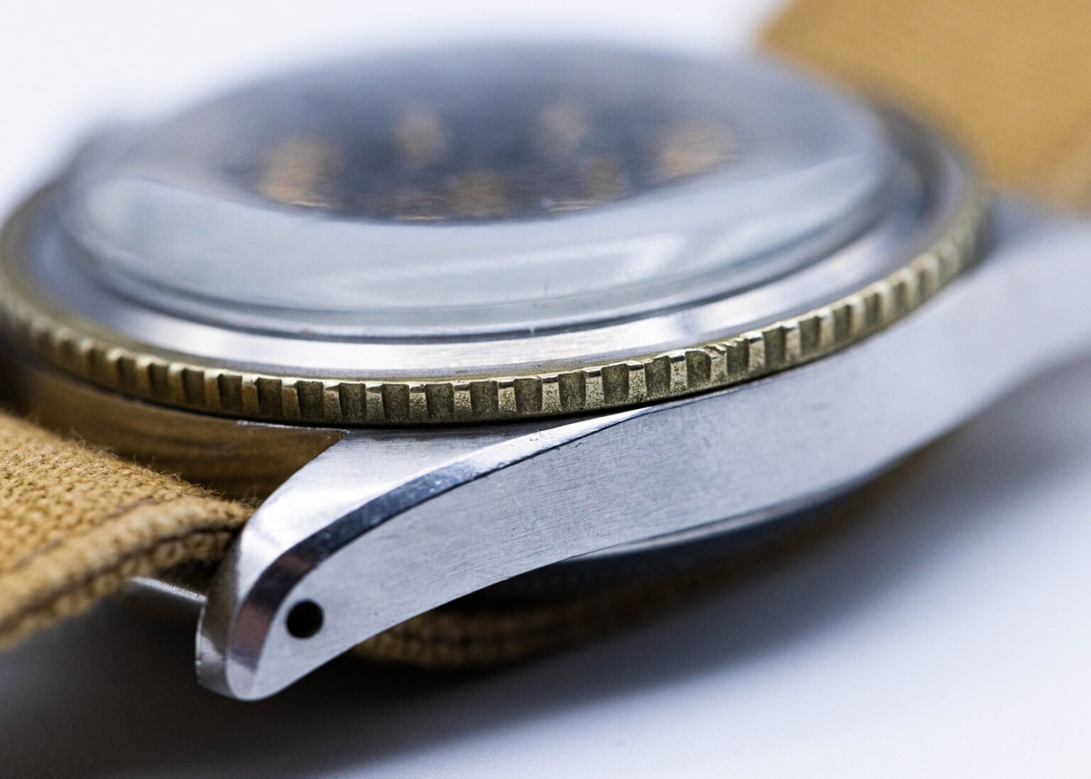 A Vintage Rolex Submariner Ref. 6200 Is Up For Auction (2021)