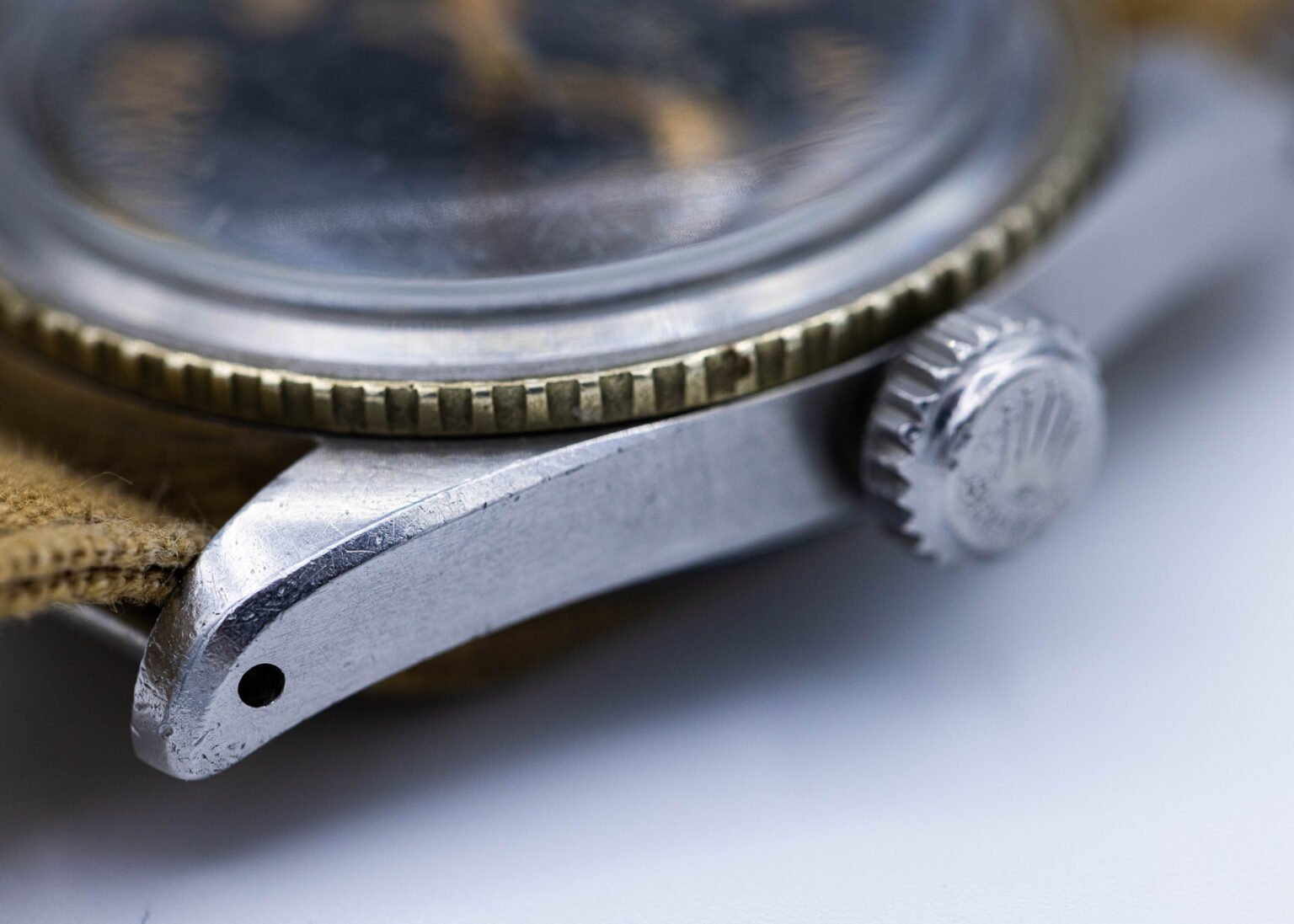 A Vintage Rolex Submariner Ref. 6200 Is Up For Auction (2021)