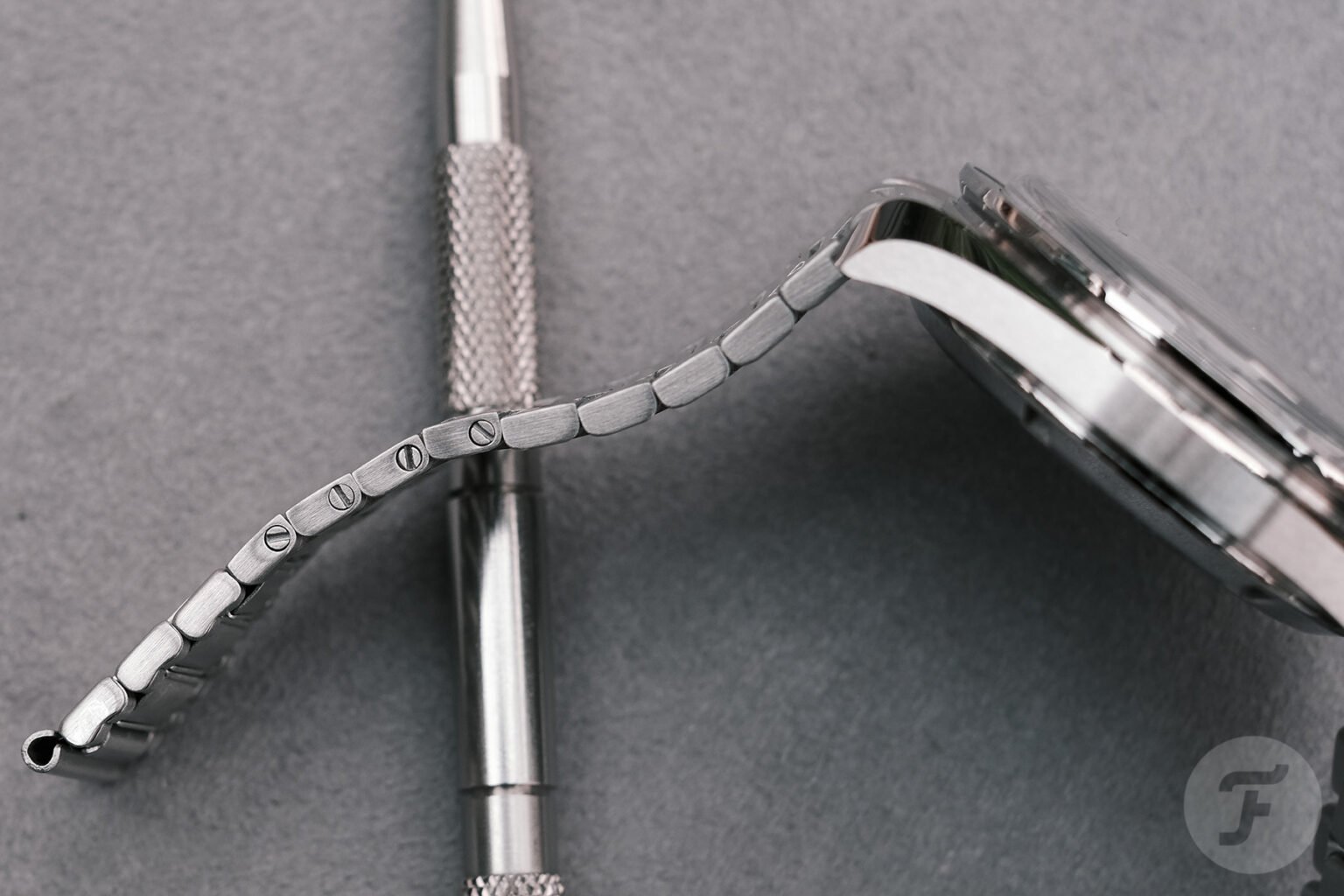 【F】 Forstner Flat Link Bracelet On The New 2021 Omega Speedmaster
