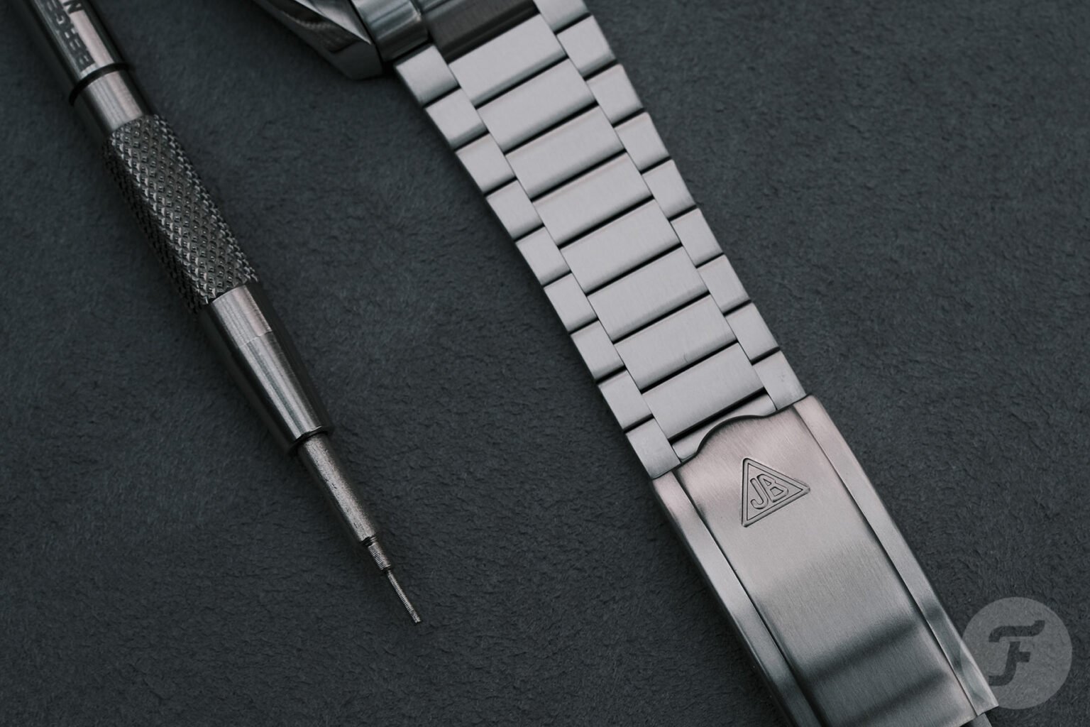 【F】 Forstner Flat Link Bracelet On The New 2021 Omega Speedmaster