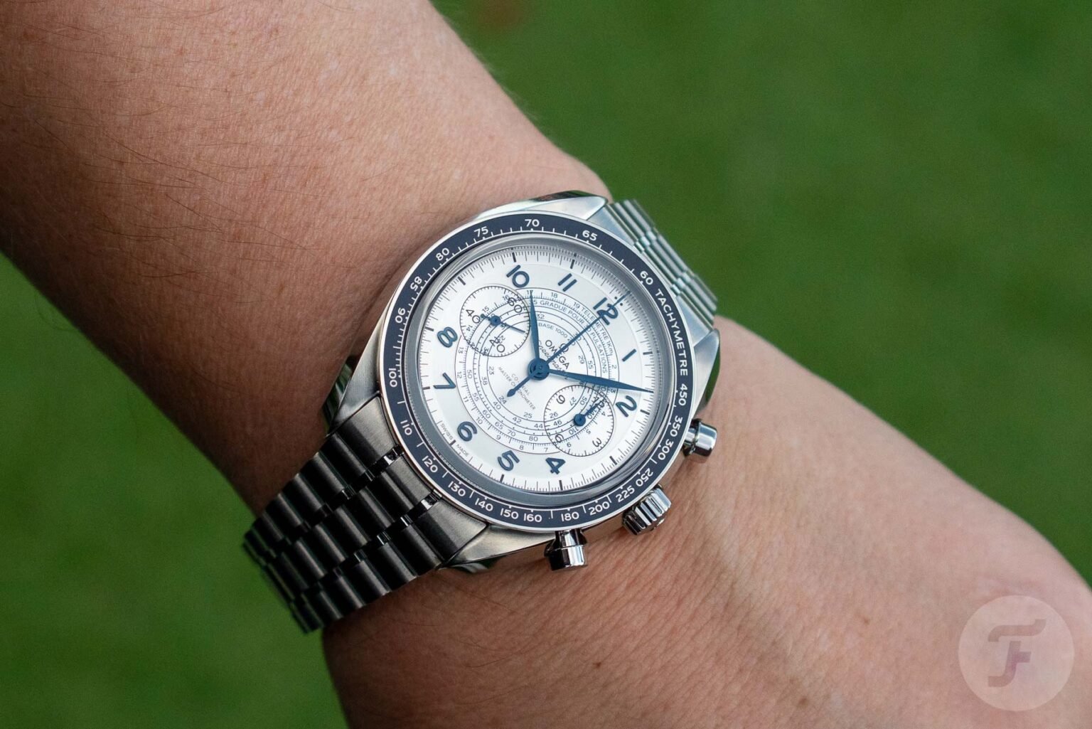 Hands-On Review: The Omega Speedmaster Chronoscope (2021)