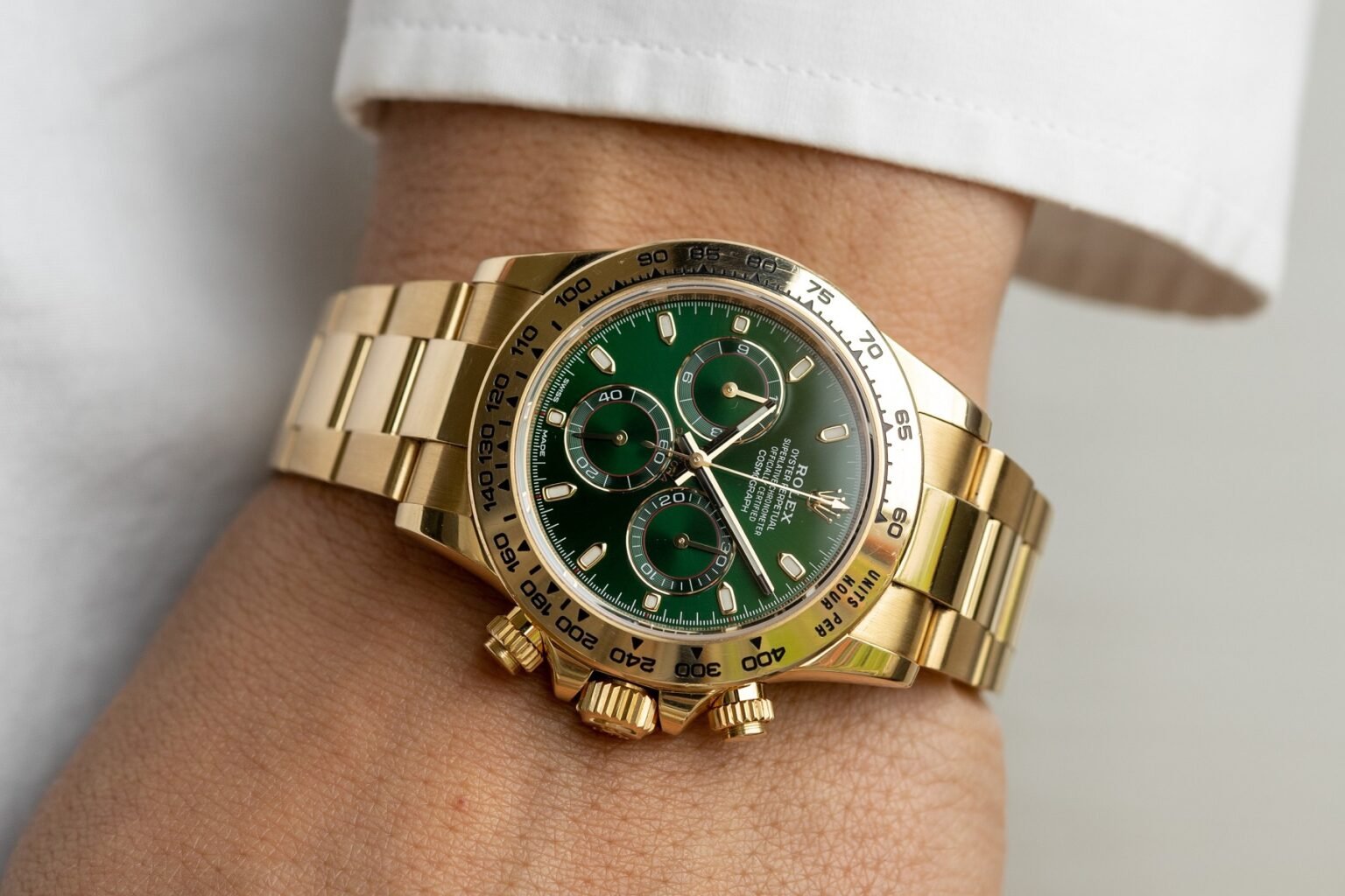 【F】 The Best Yellow Gold Watches: Rolex, Omega, Patek, And More