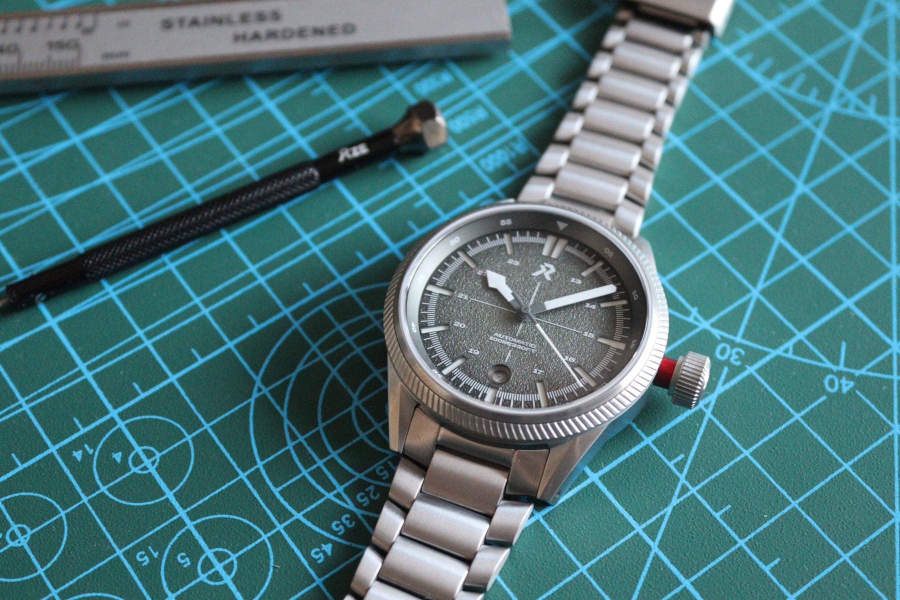 【F】 Hands-On Review: The RZE Fortitude Pilot's Watch (2021)