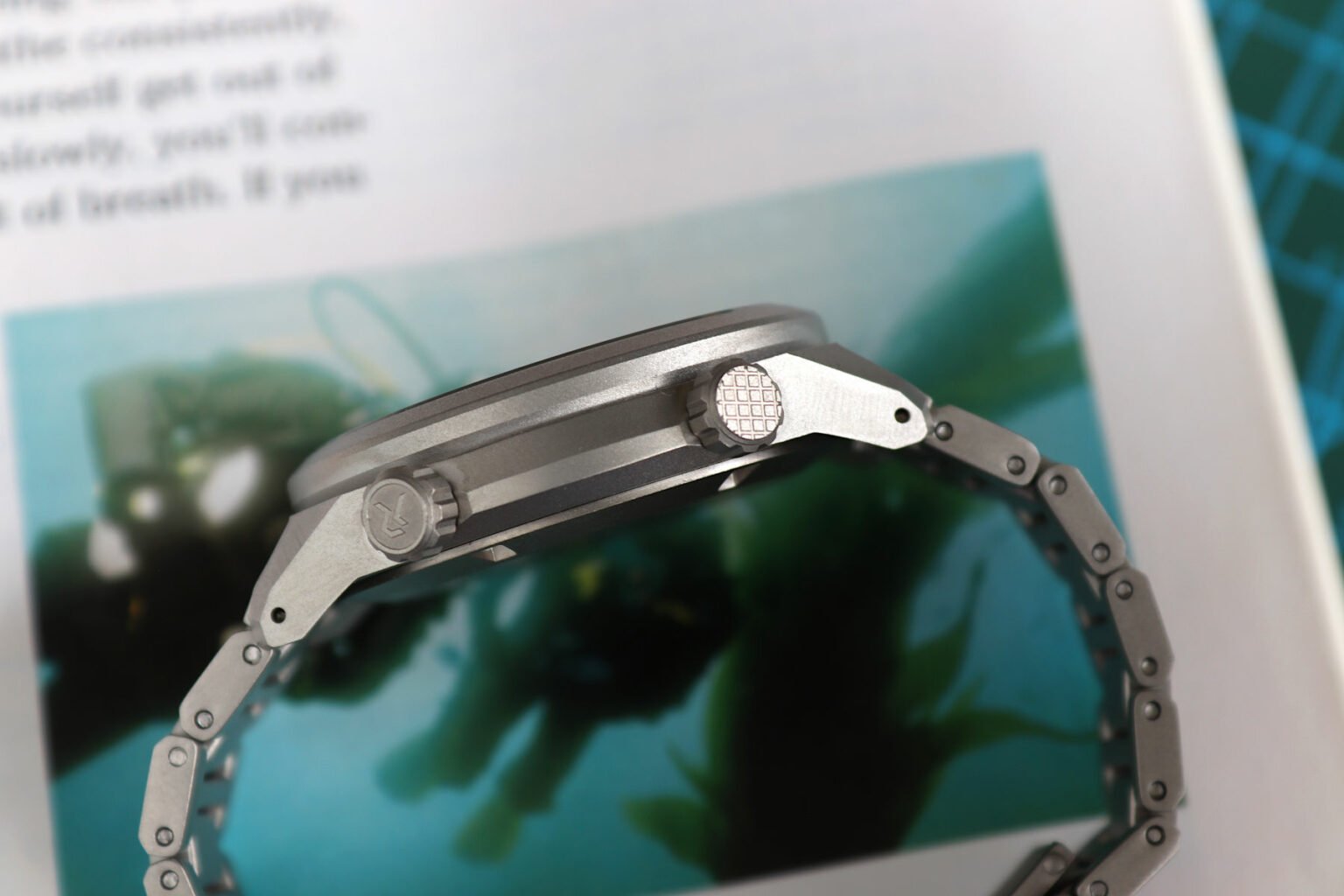 【F】 RZE Resolute Supercompressor Watch — Hands-On Review