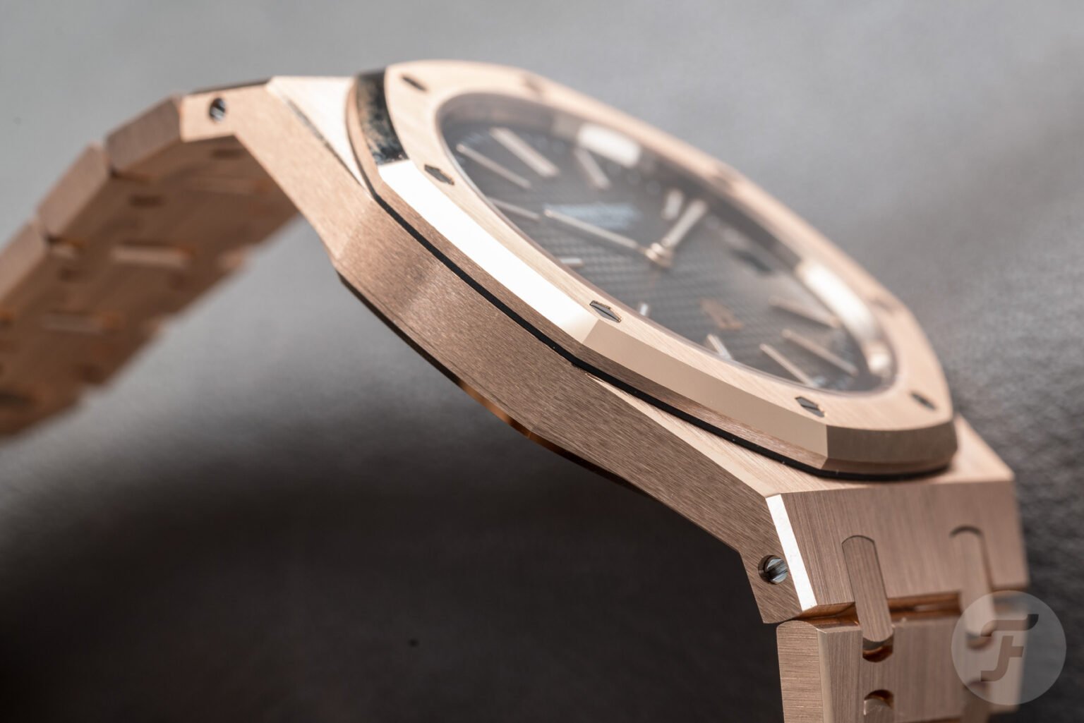 【F】 Audemars Piguet Royal Oak "Jumbo" 16202 In Gold — Hands-On