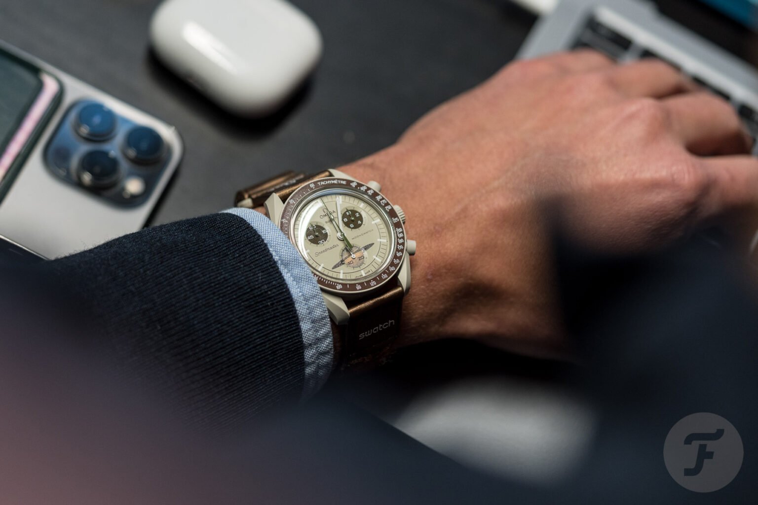 【F】 The Omega × Swatch Speedmaster MoonSwatch: Mission to Saturn