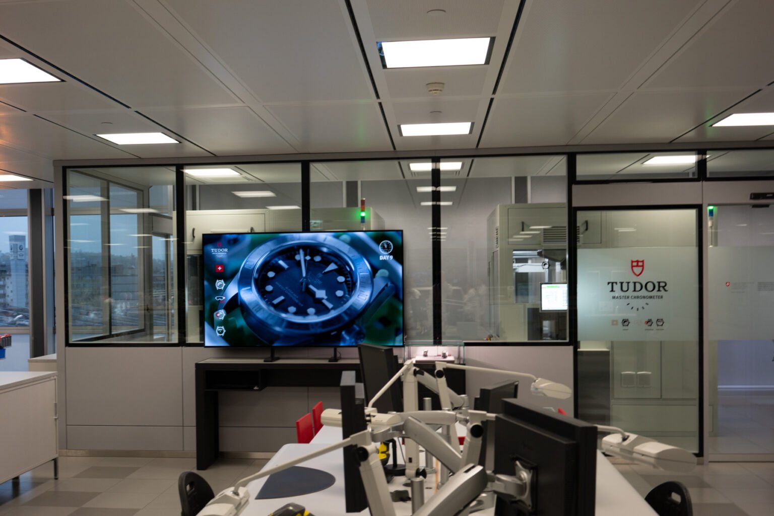 【F】 Inside The Tudor Manufacture — Visiting The METAS Laboratory