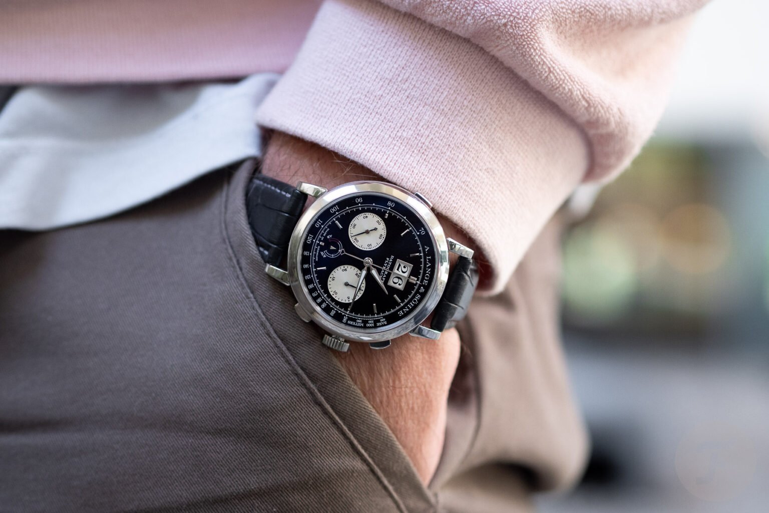 【F】 Everyone Needs One Of These Iconic Chronographs