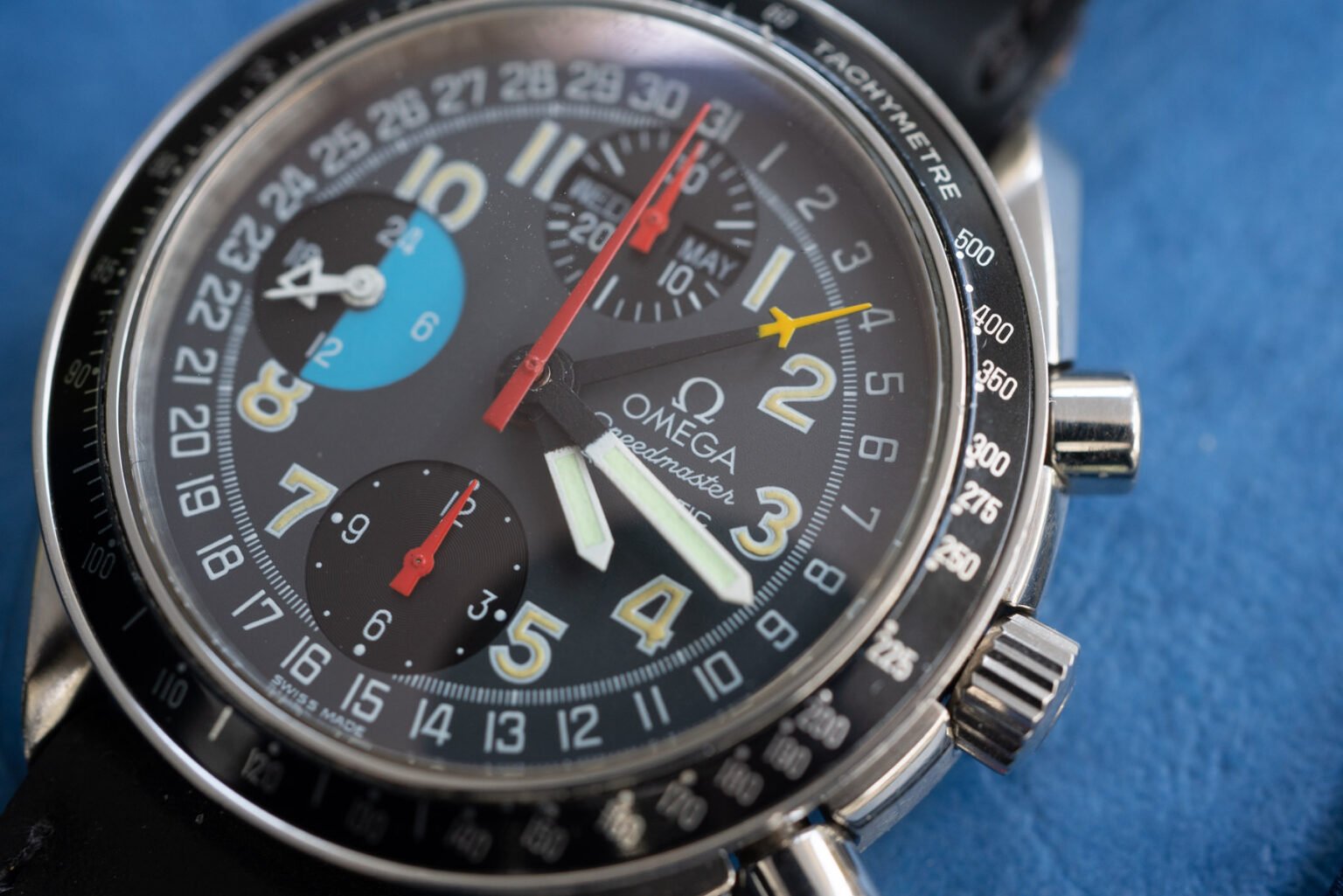 【F】 Up Close With The Omega Speedmaster Mk40 3820.53
