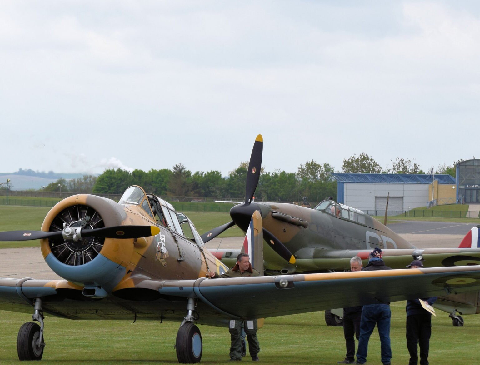 【F】 Discussing Watches And Flying With A Modern Warbird Pilot