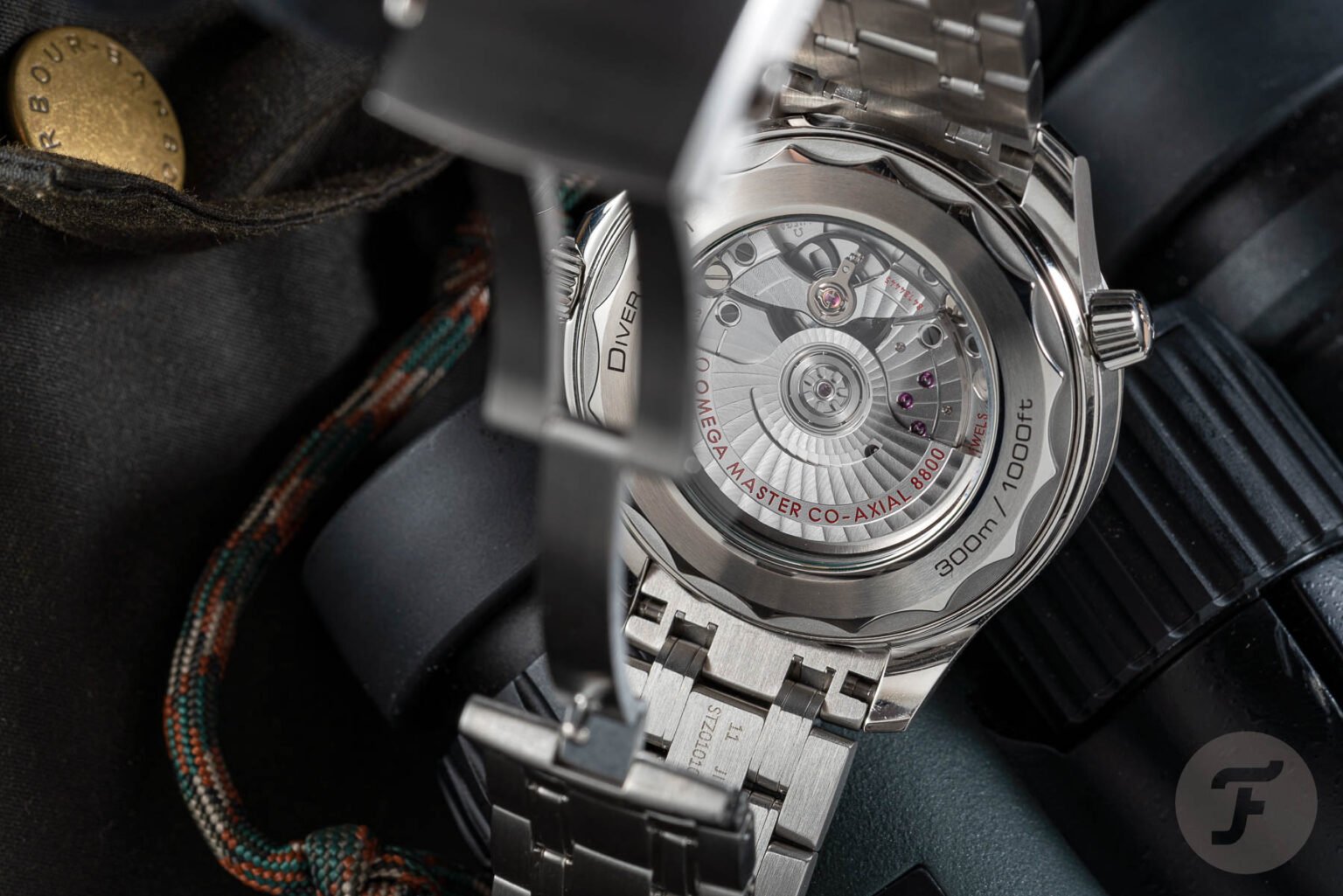 【F】 Hands-On: The Green Omega Seamaster Professional 300M