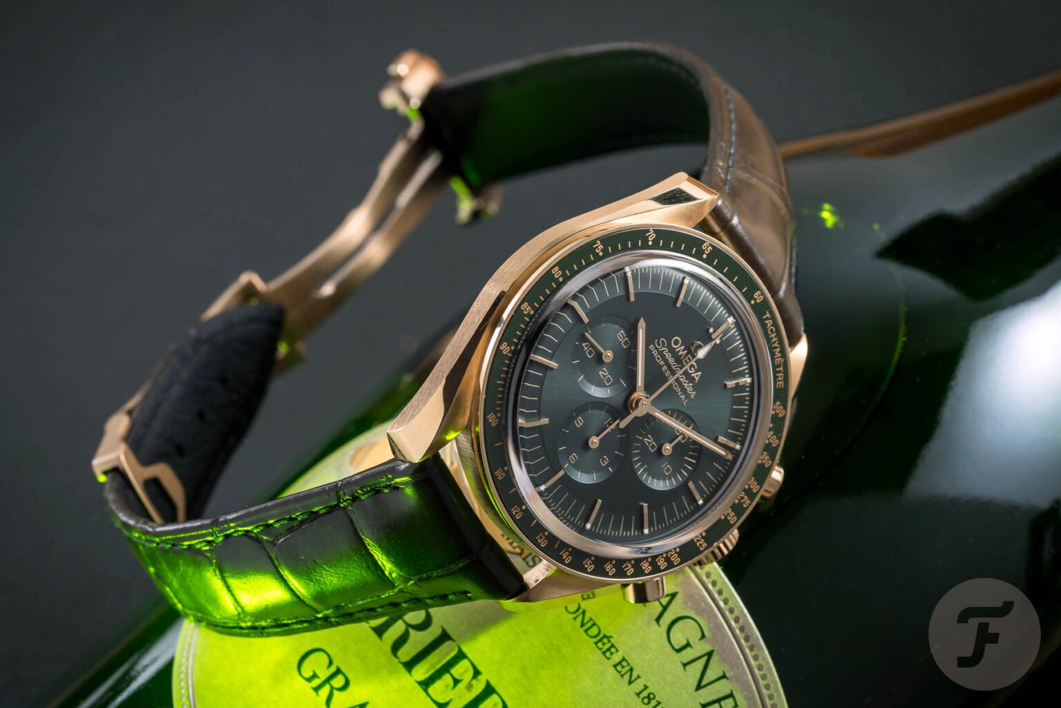 【F】 Hands-On: Omega's Green Speedmaster In Moonshine Gold