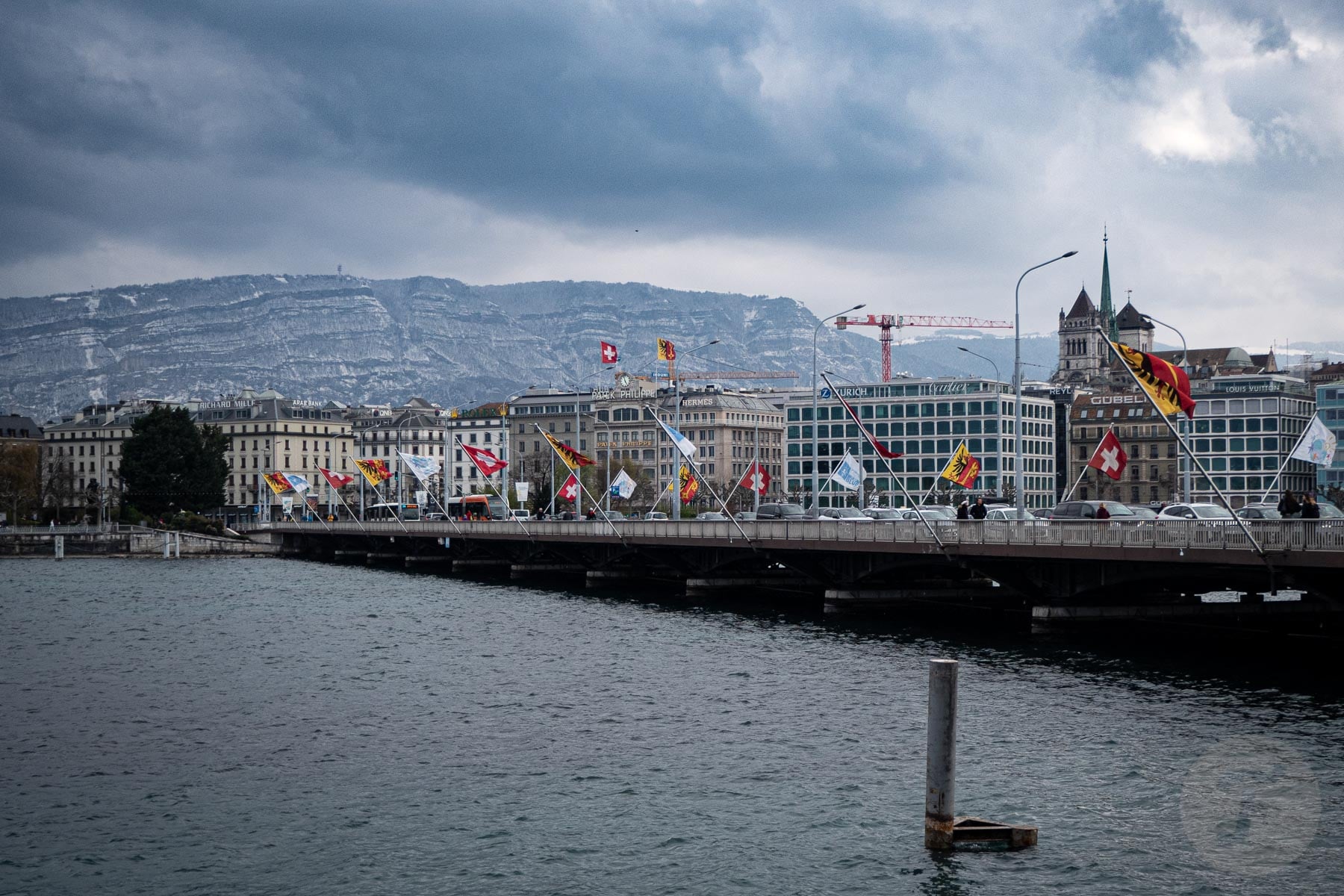 【F】 Why Is Switzerland The Watchmaking Center Of The World?