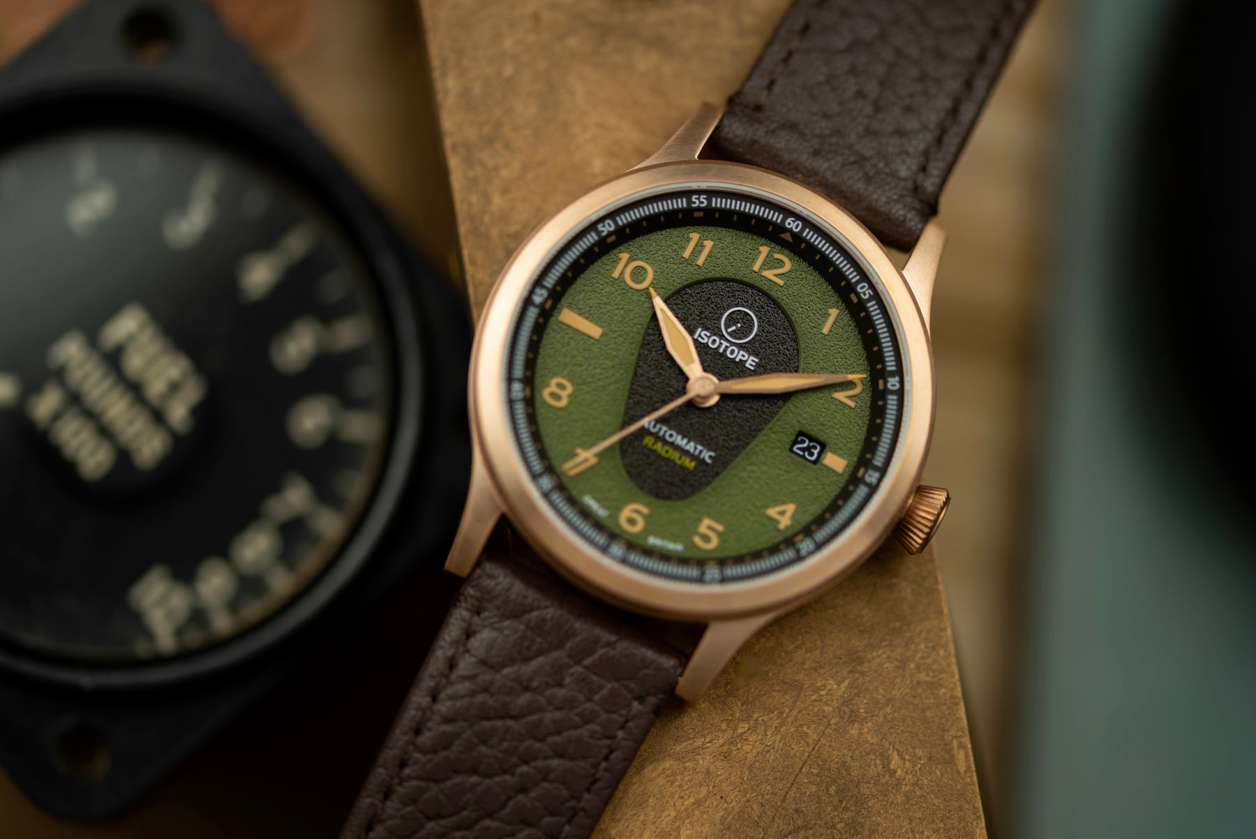 【F】 Introducing The New Isotope Old Radium Bronze Pilot