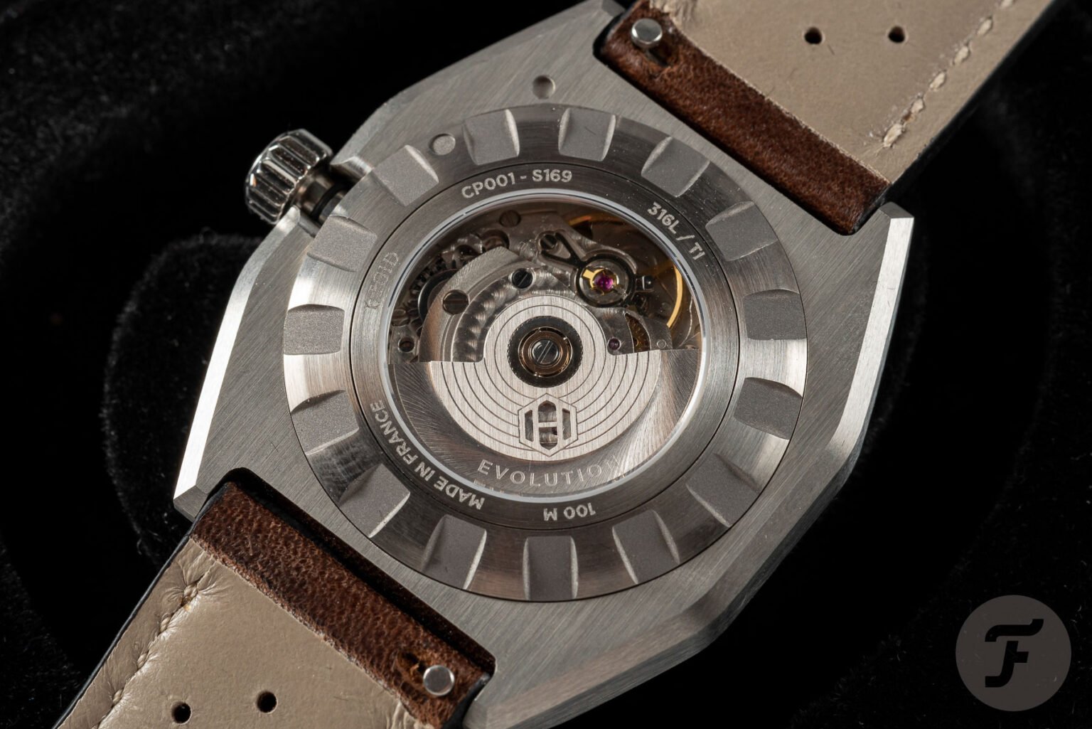 【F】 Playing Around With The Modular Watches From Hegid