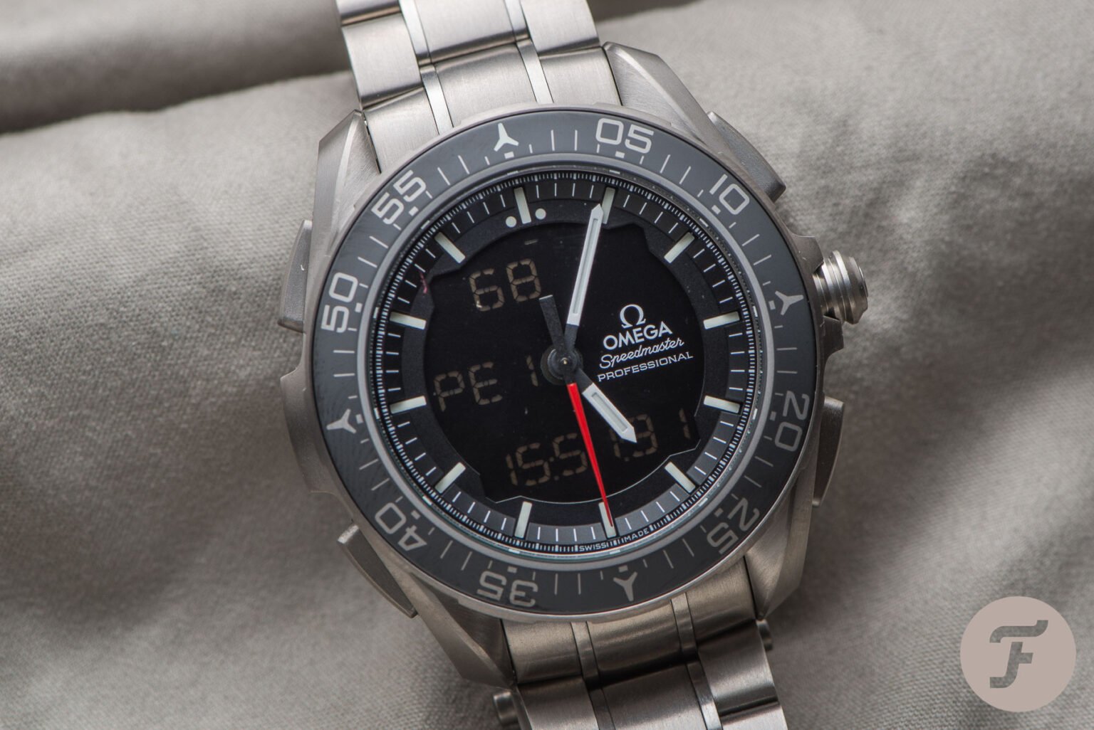 【F】 The Ultimate Omega Speedmaster X-33 Guide