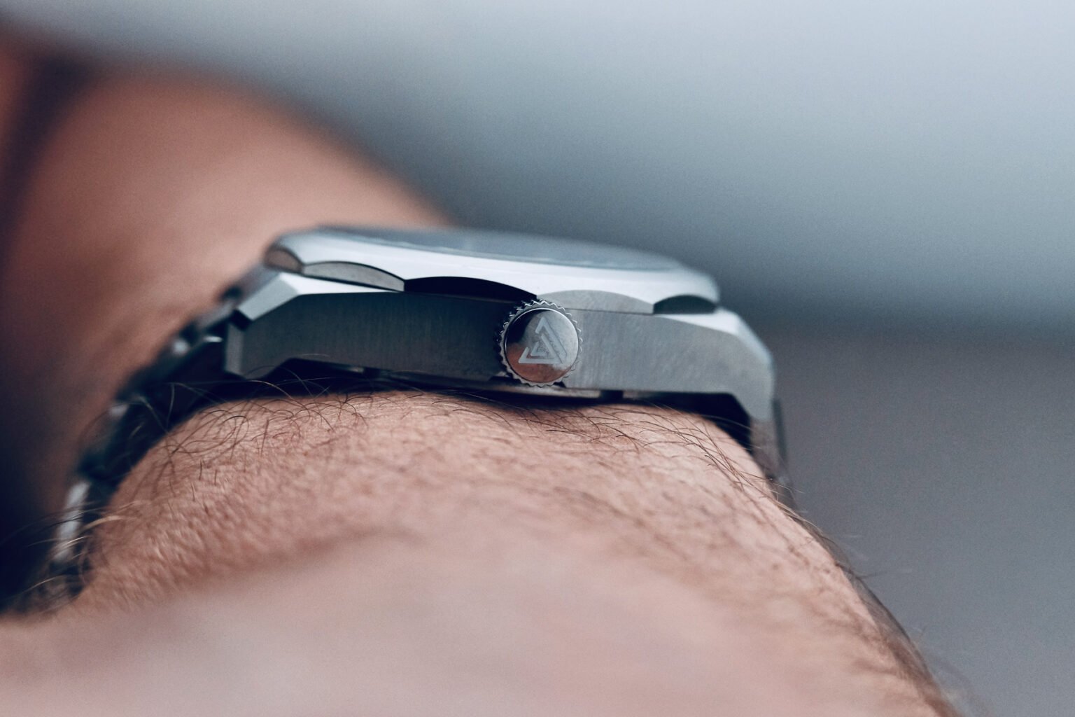 【F】 Hands-On With The Audric Strider