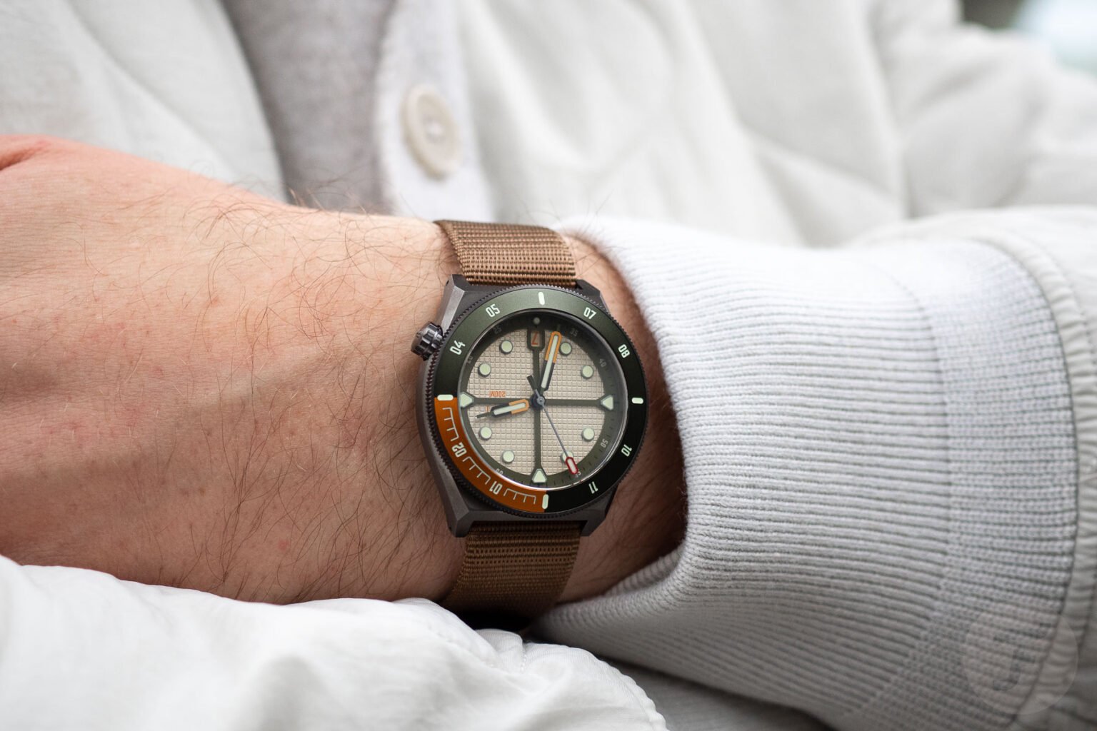 【F】 Hands-On With The Colorful ADPT Series 1 Watches