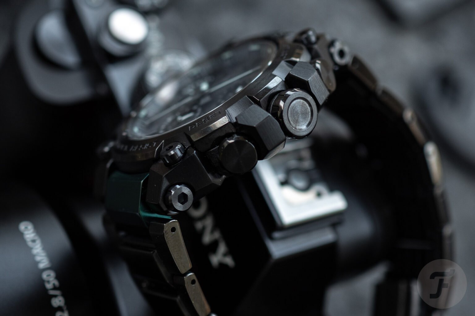 【F】 Hands-On: The Slim Casio G-Shock MTG-B3000 Series