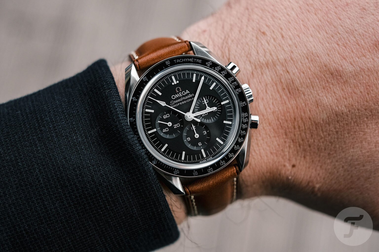 【F】 Differences In Omega Speedmaster Bezels