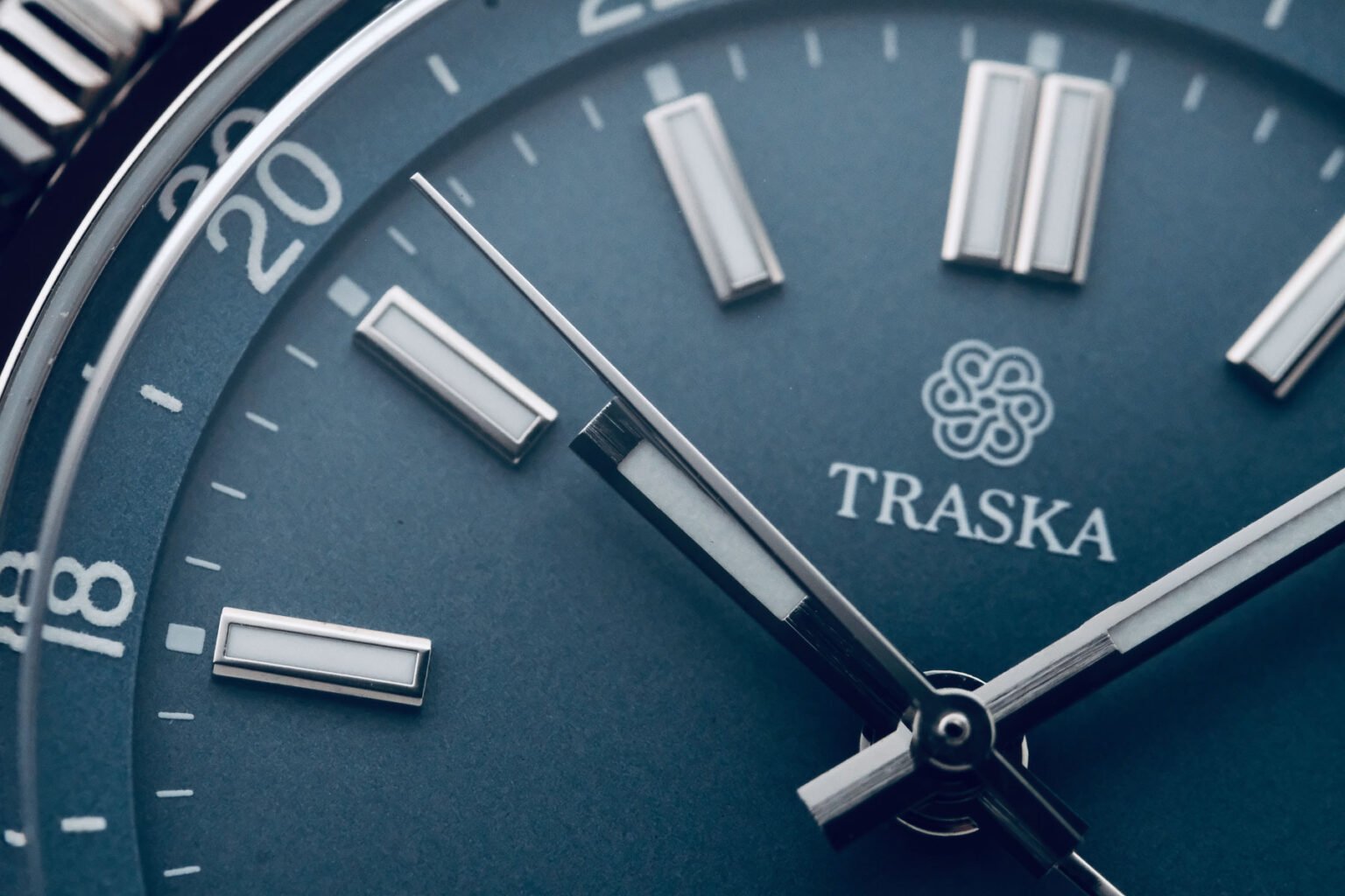 【F】 Hands-On With The Traska Venturer GMT