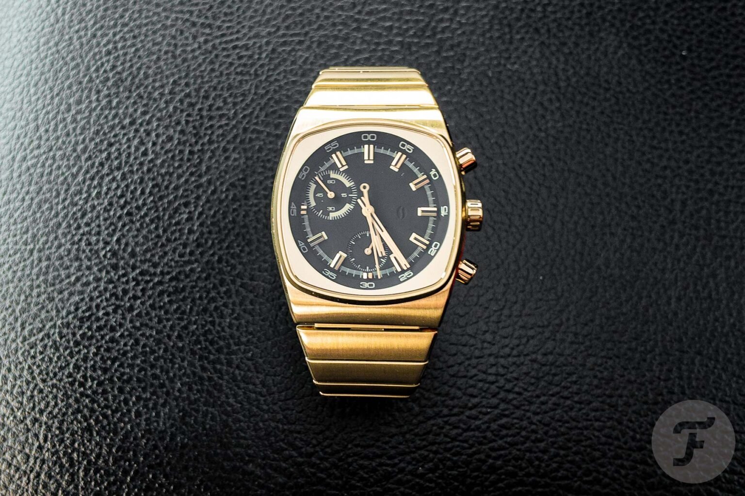 【F】 Hands-On: The Brew Metric Gold Chronograph