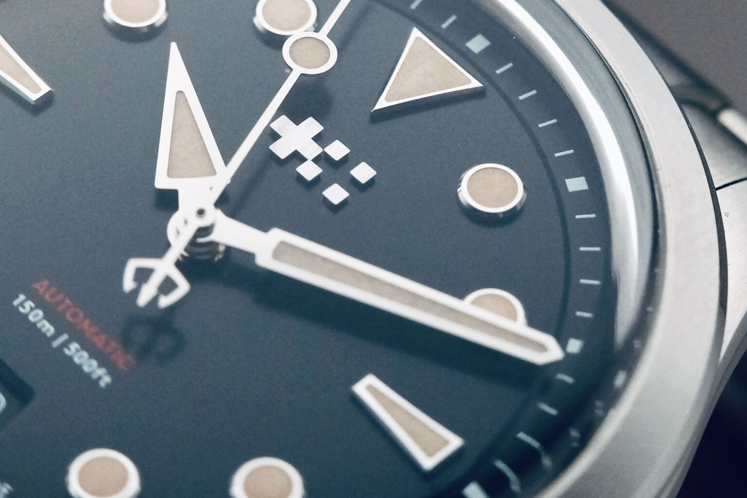 【F】 Hands-On: The Christopher Ward Dune Collection