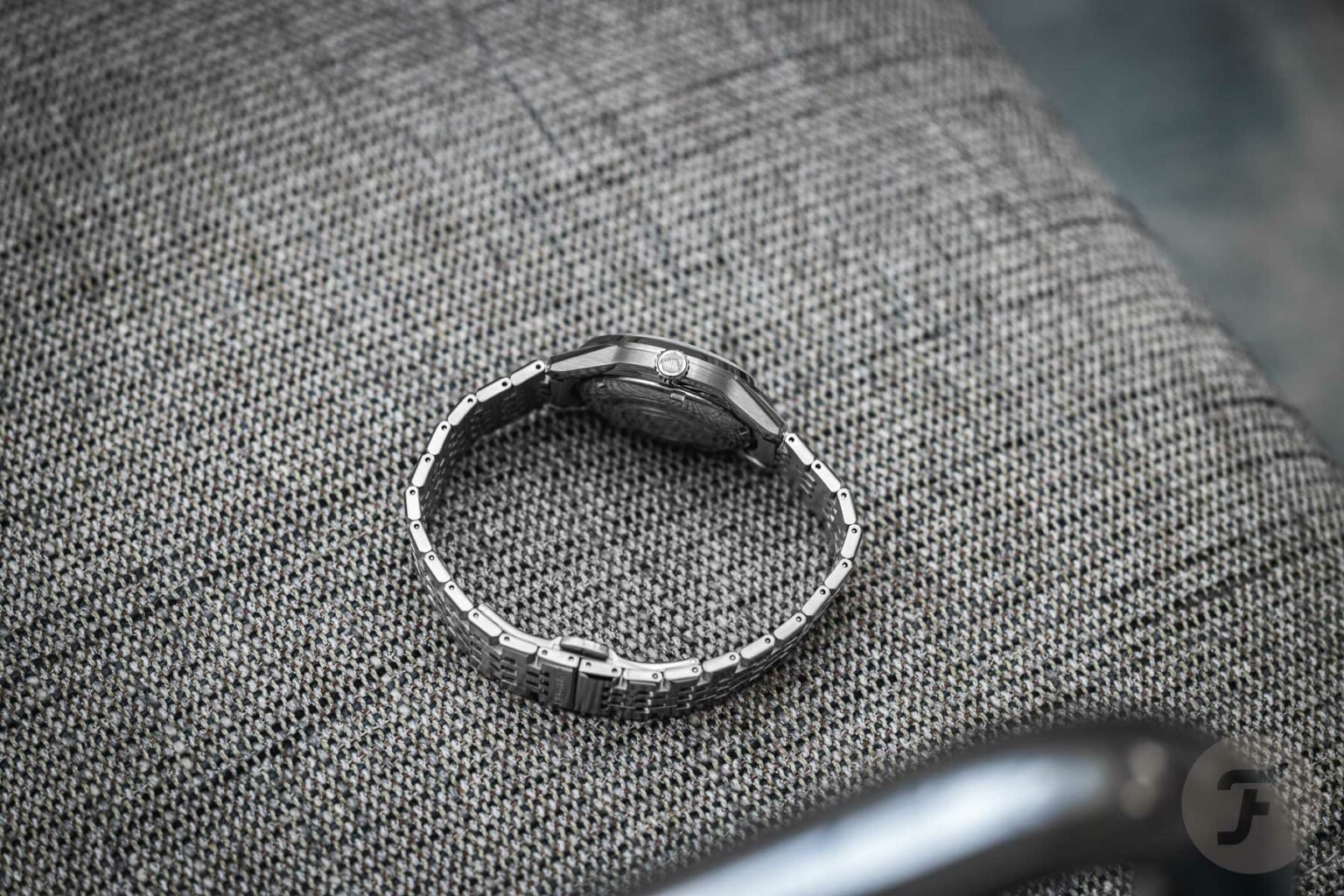 【F】 Comparing The 37mm and 39mm King Seiko Models