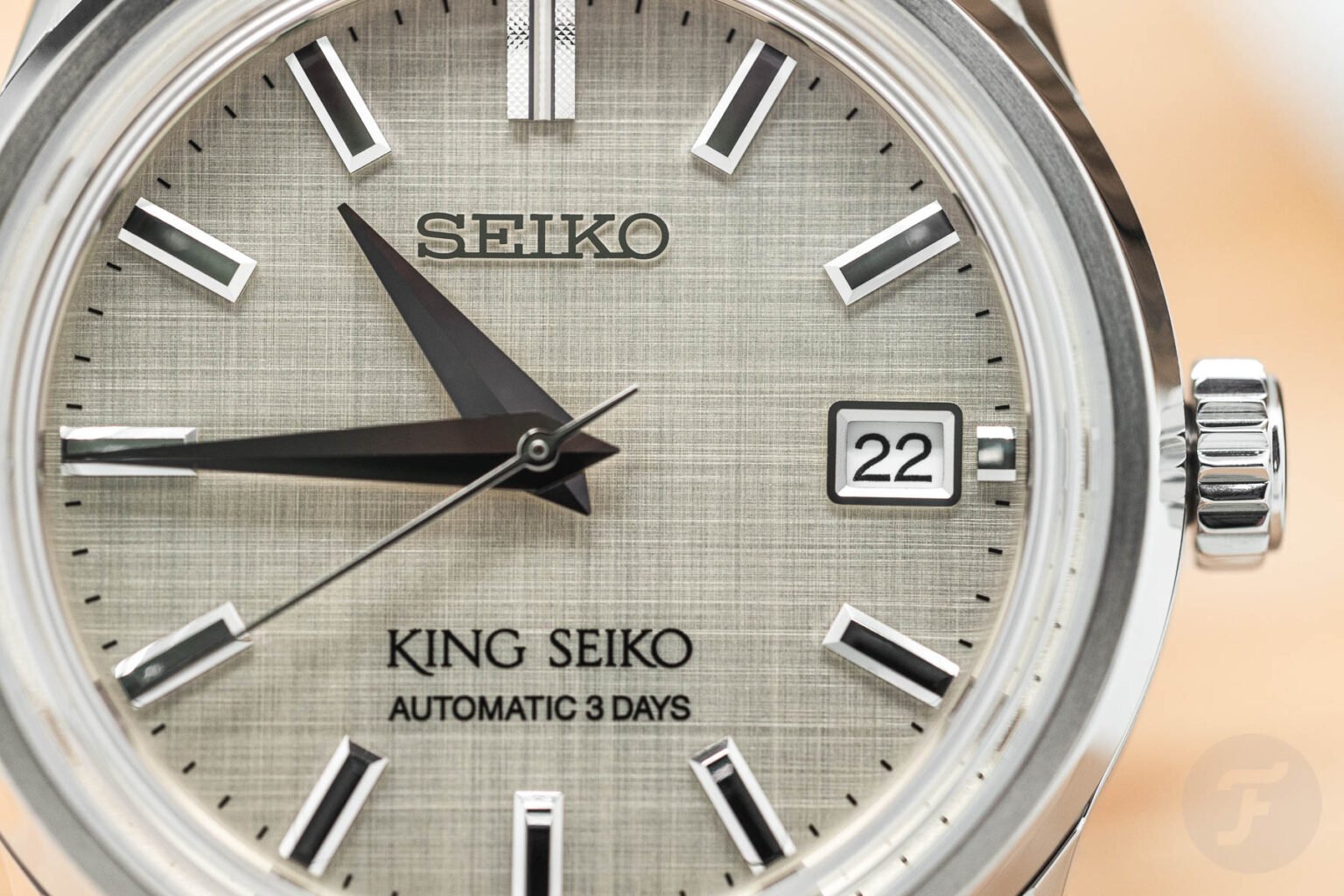 【F】 Comparing The 37mm and 39mm King Seiko Models