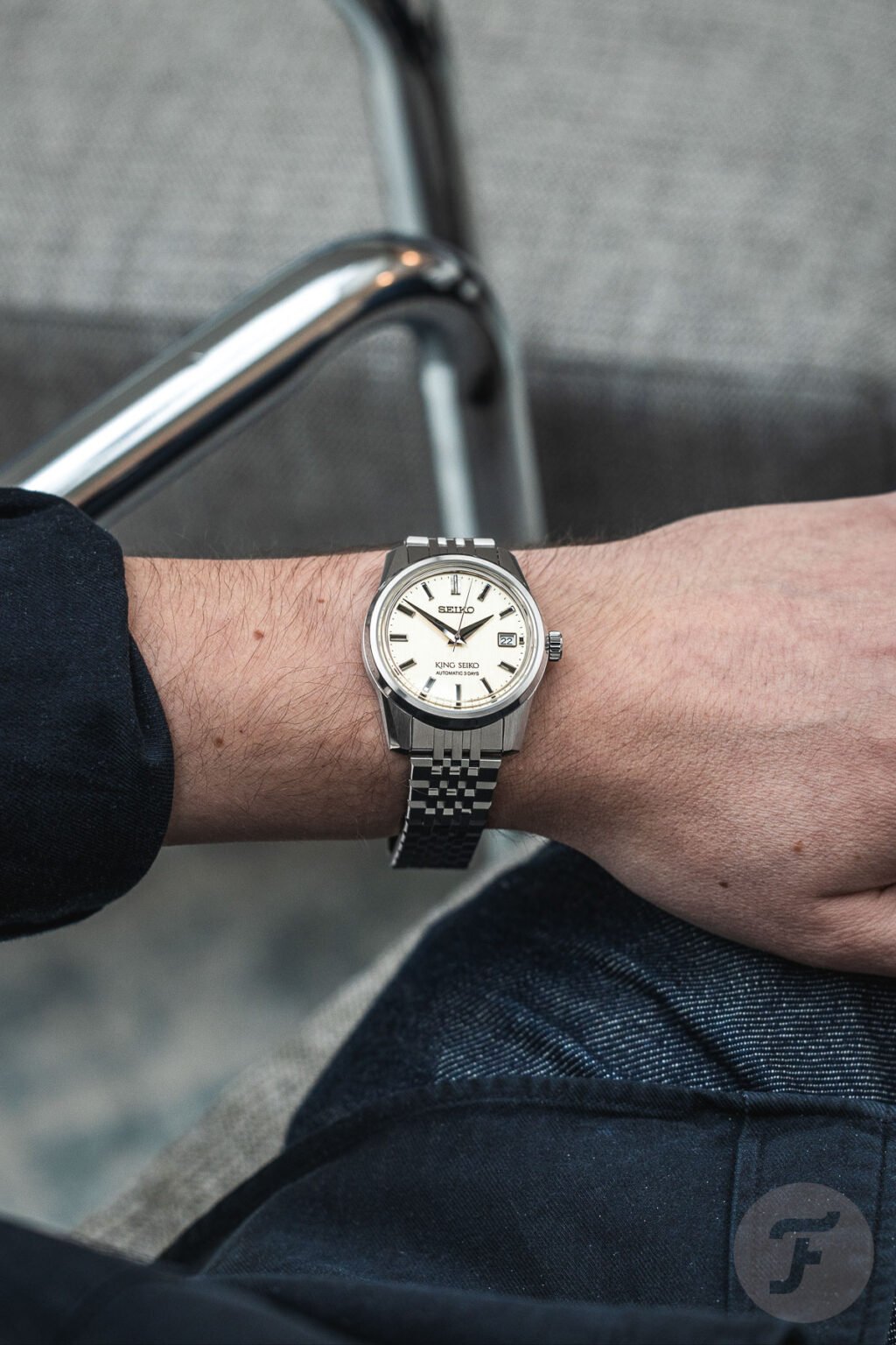 【F】 Comparing The 37mm and 39mm King Seiko Models