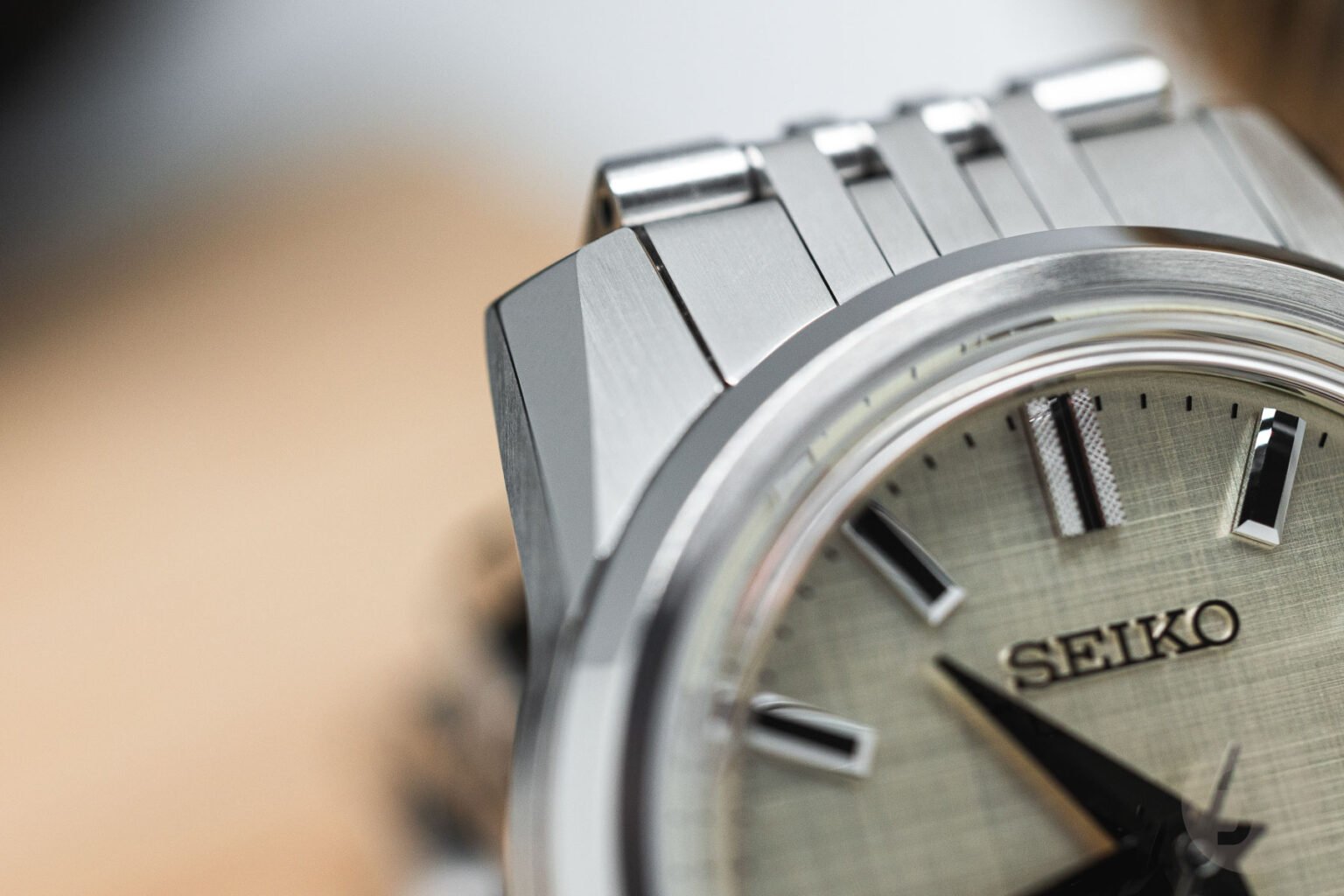 【F】 Comparing The 37mm and 39mm King Seiko Models