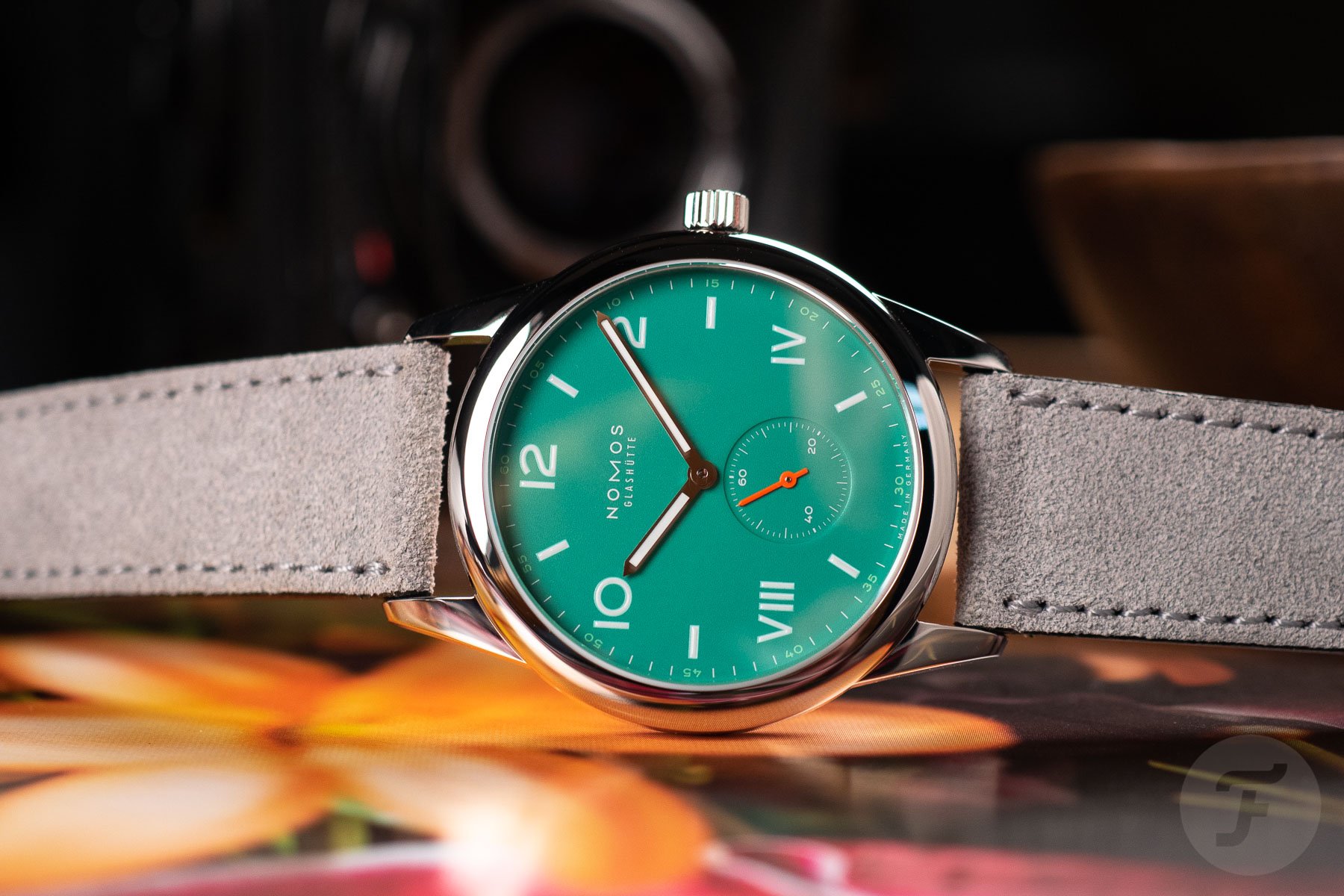 【F】 NOMOS Club Campus — Cream Coral And Electric Green