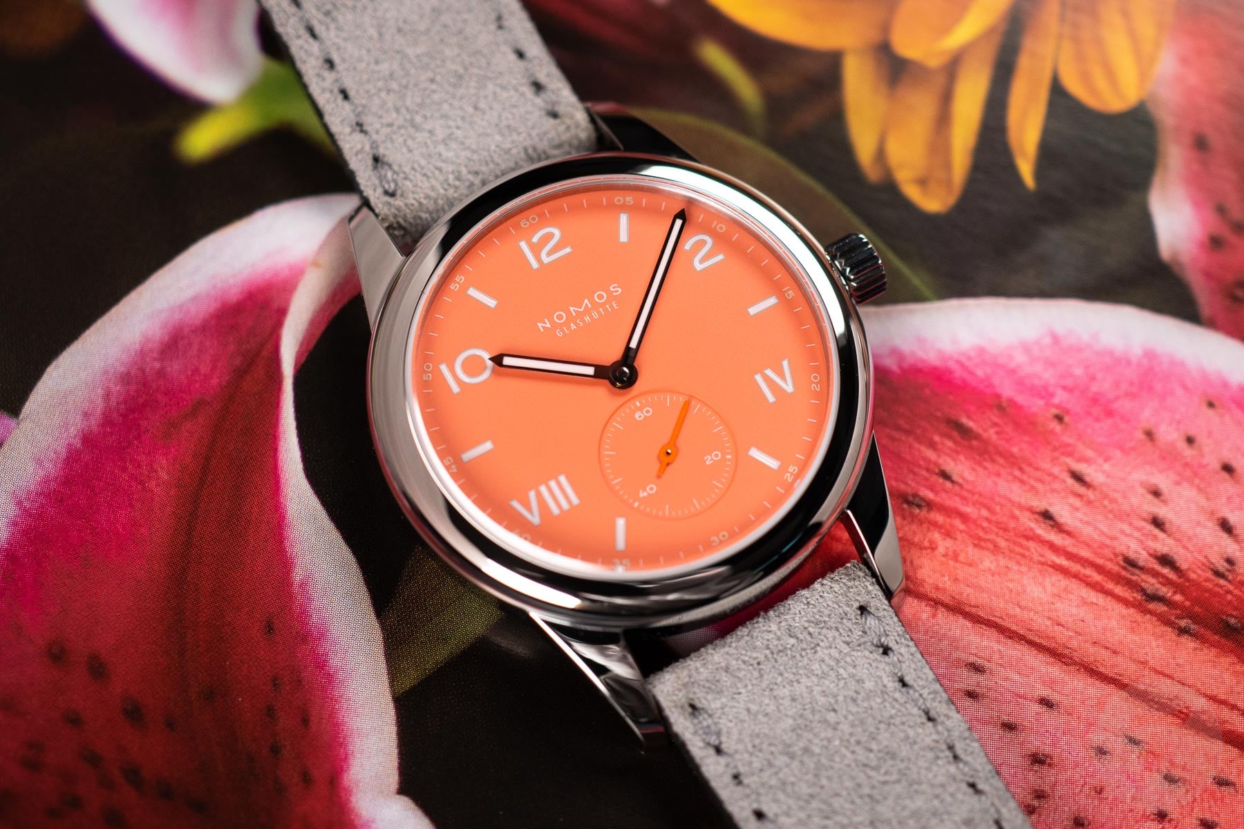 【F】 NOMOS Club Campus — Cream Coral And Electric Green