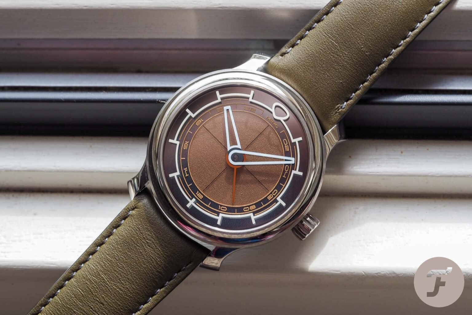 【F】 Hands-On With The MING 22.01 GMT Gilt