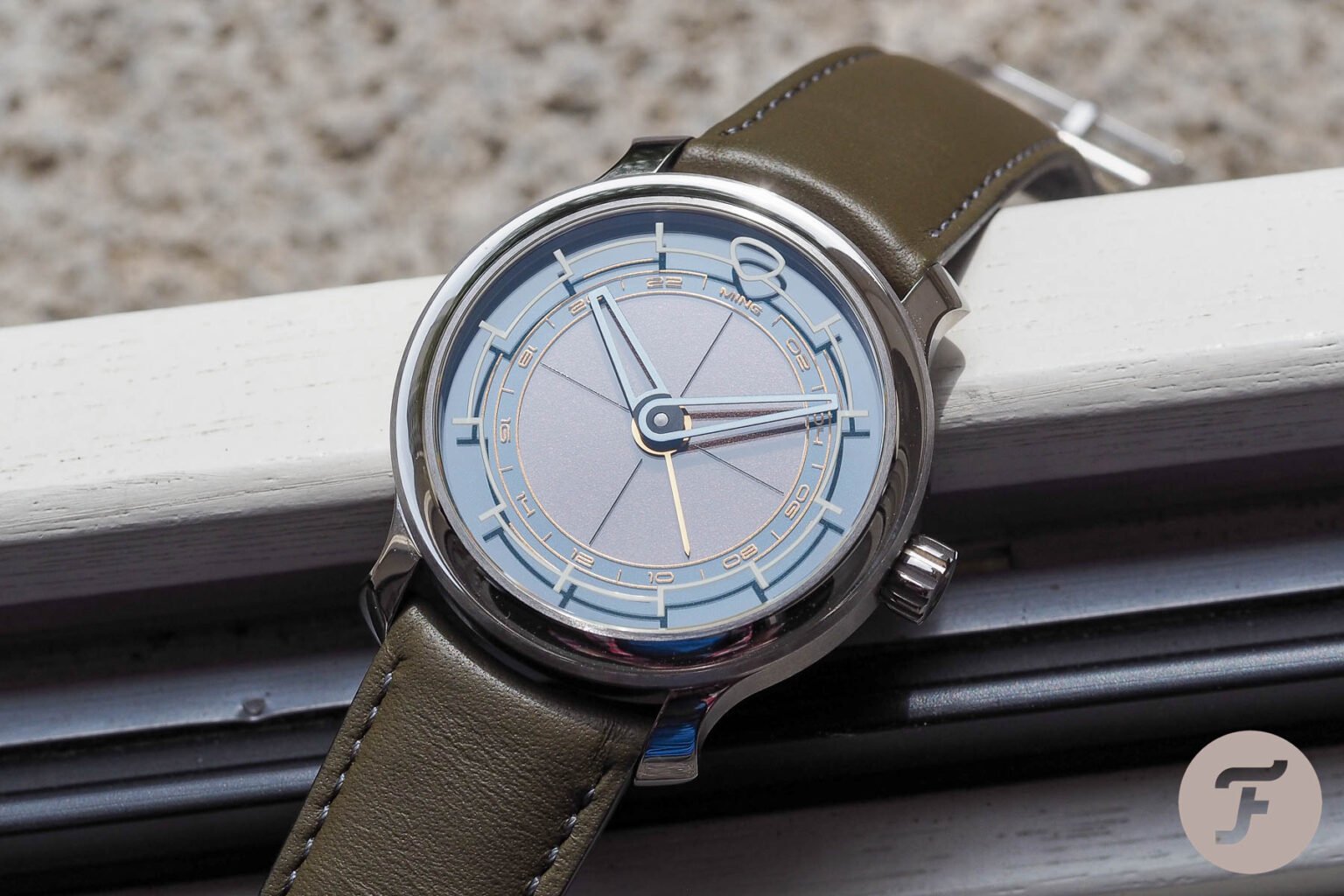 【F】 Hands-On With The MING 22.01 GMT Gilt