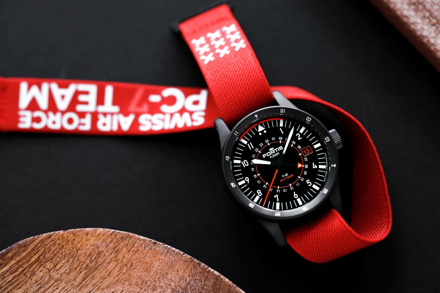 【F】 Fortis Flieger F-43 Triple-GMT PC-7 TEAM Edition